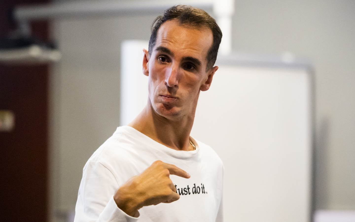 Charla de Àlex Roca a los residentes de La Masia