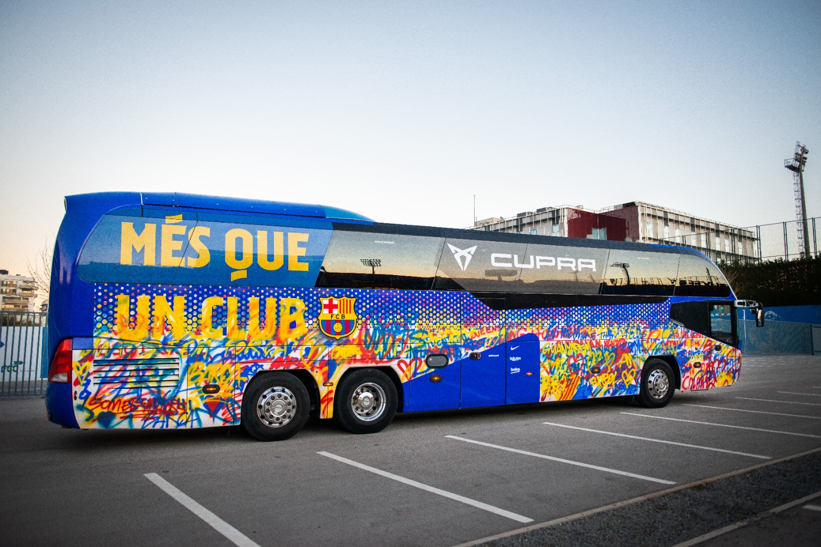 A unique team to design new Barça bus