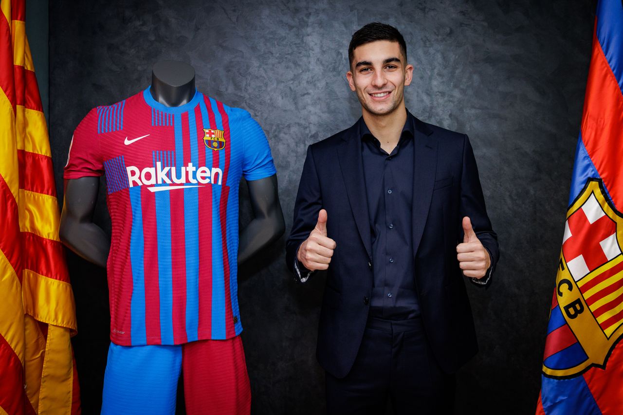 Ferran Torres: "Estoy muy ilusionado de crecer en el mejor club del mundo"