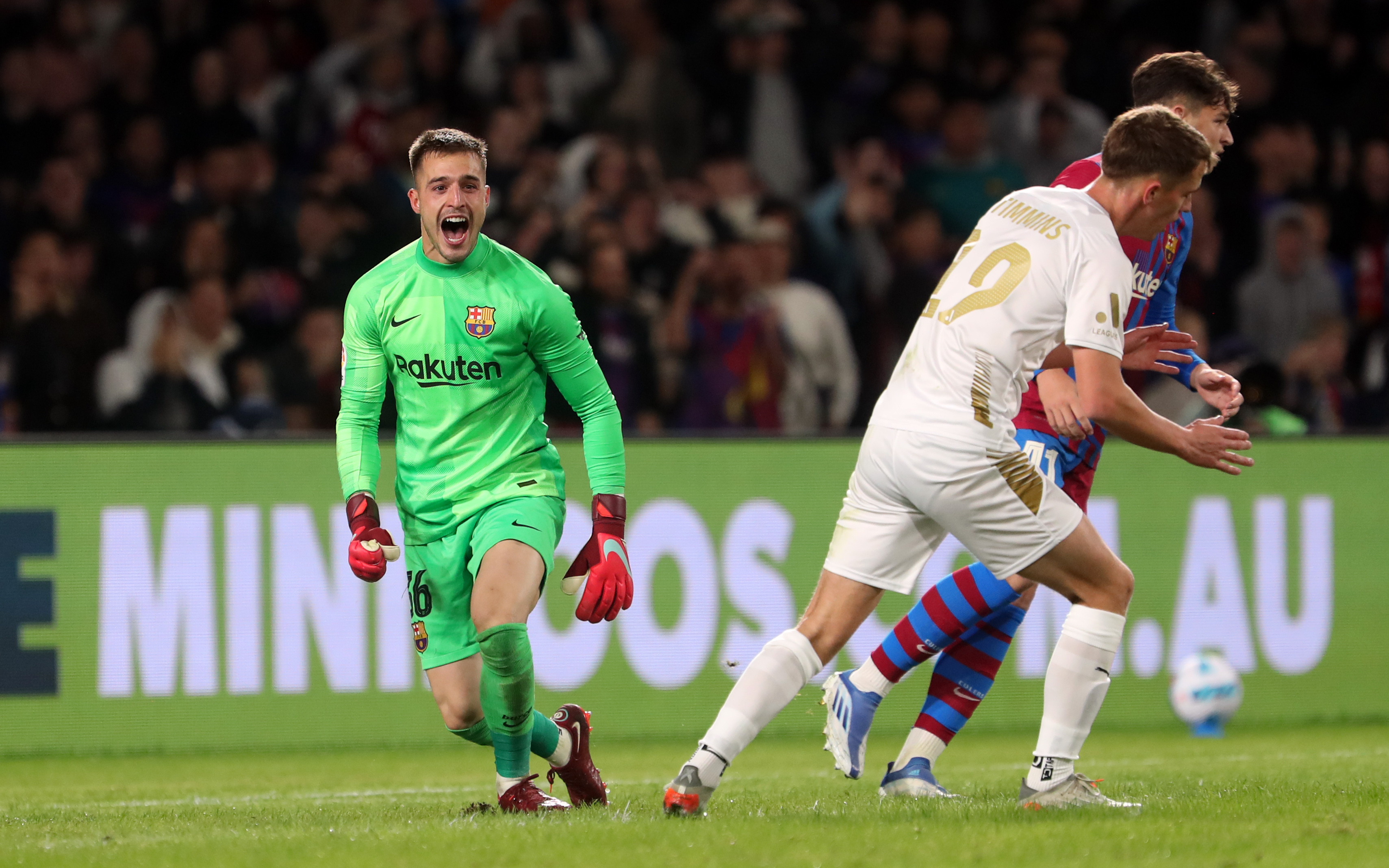 Double debuts for Arnau Tenas and Antonio Aranda