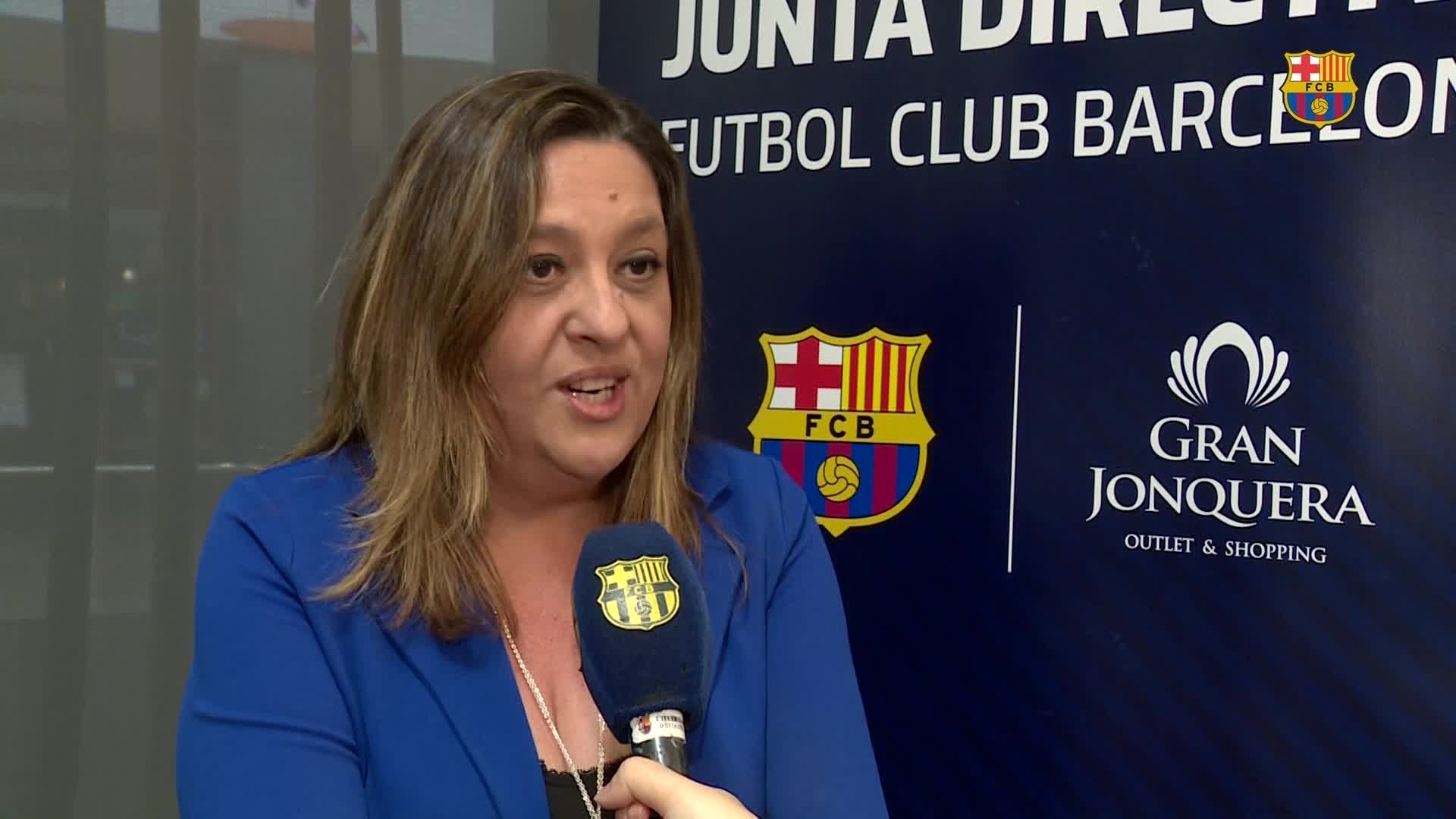 Elena Fort explica los acuerdos de la Junta Directiva