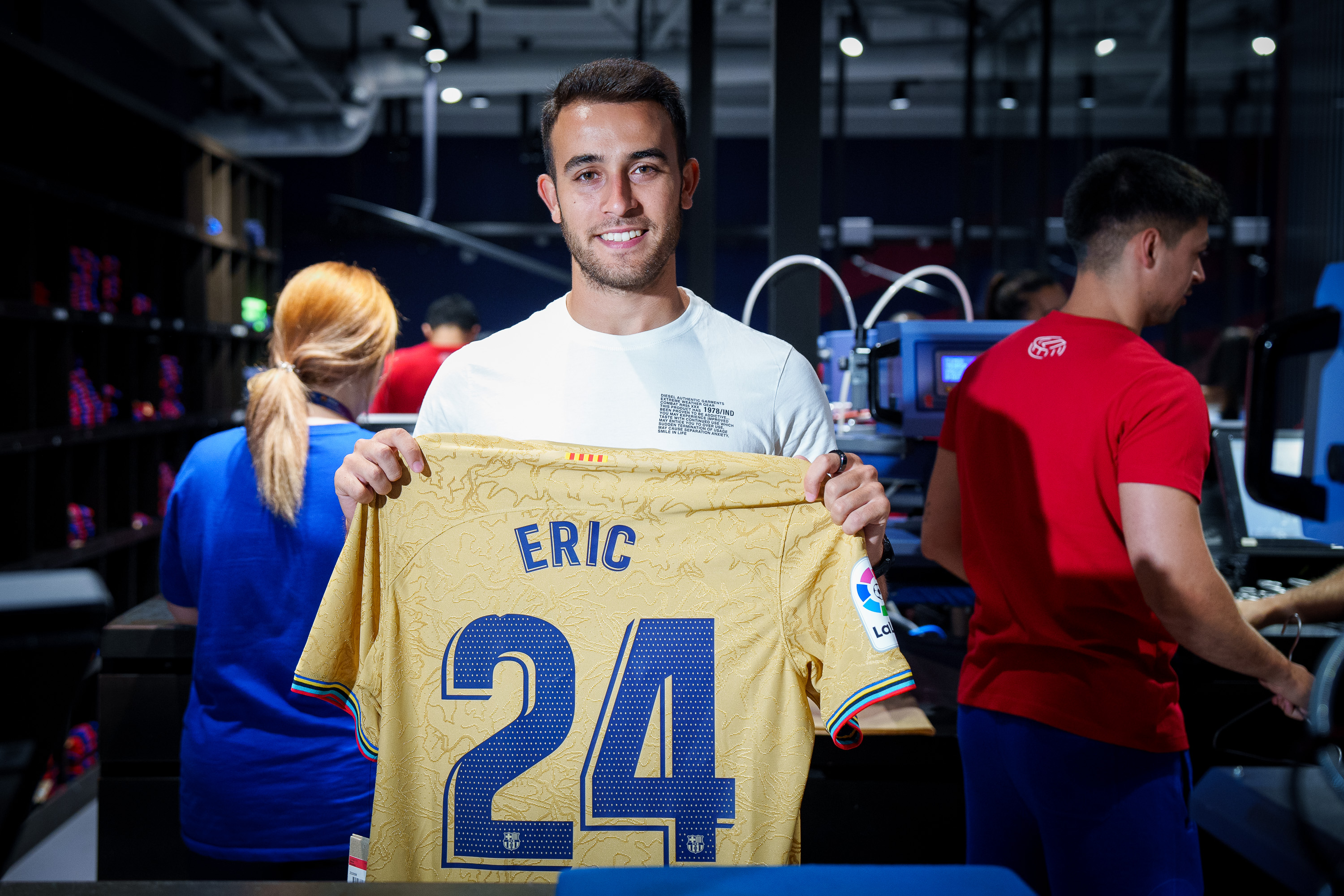 Eric Garcia meets the new away kit