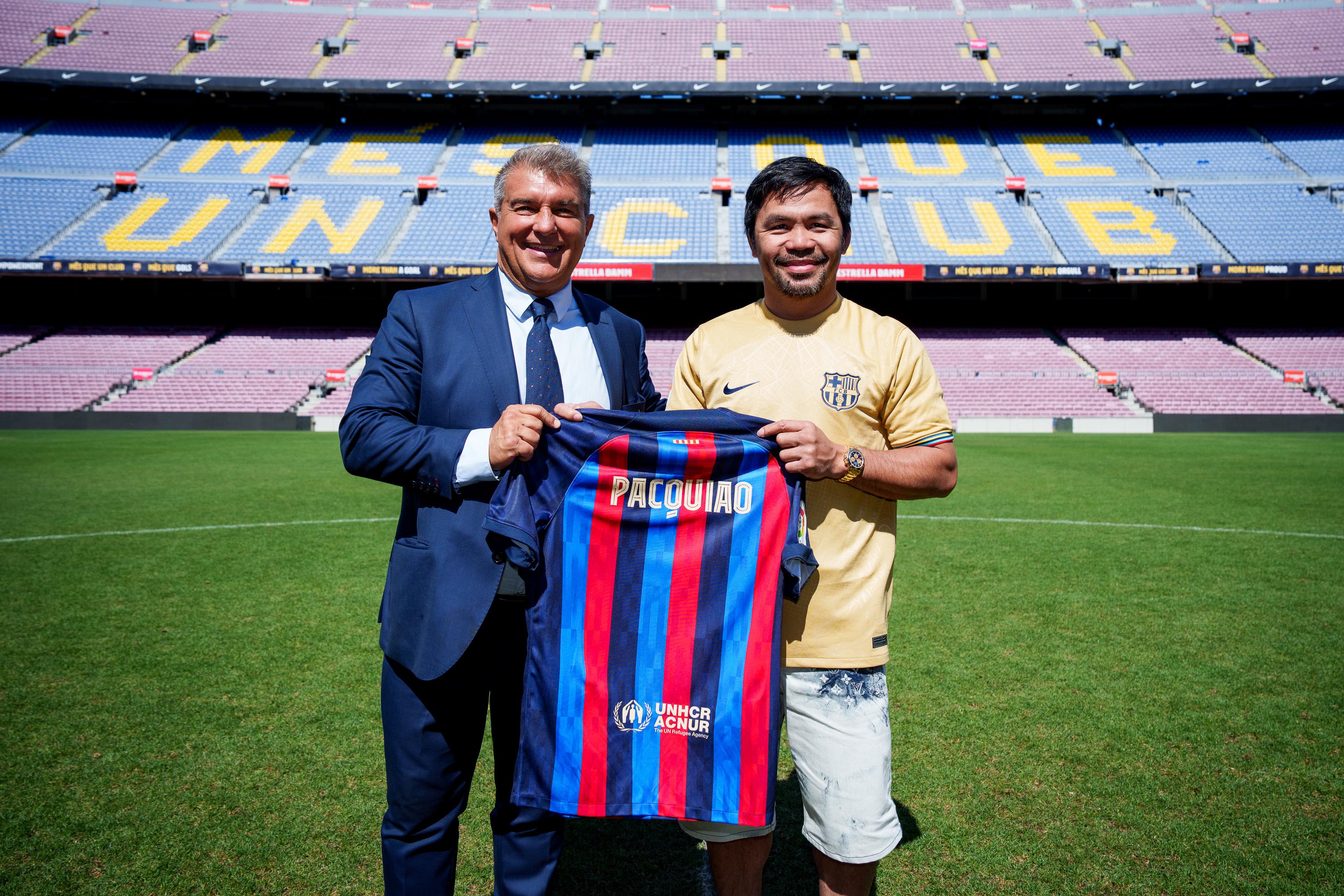 Boxing legend Manny Pacquiao visits Camp Nou