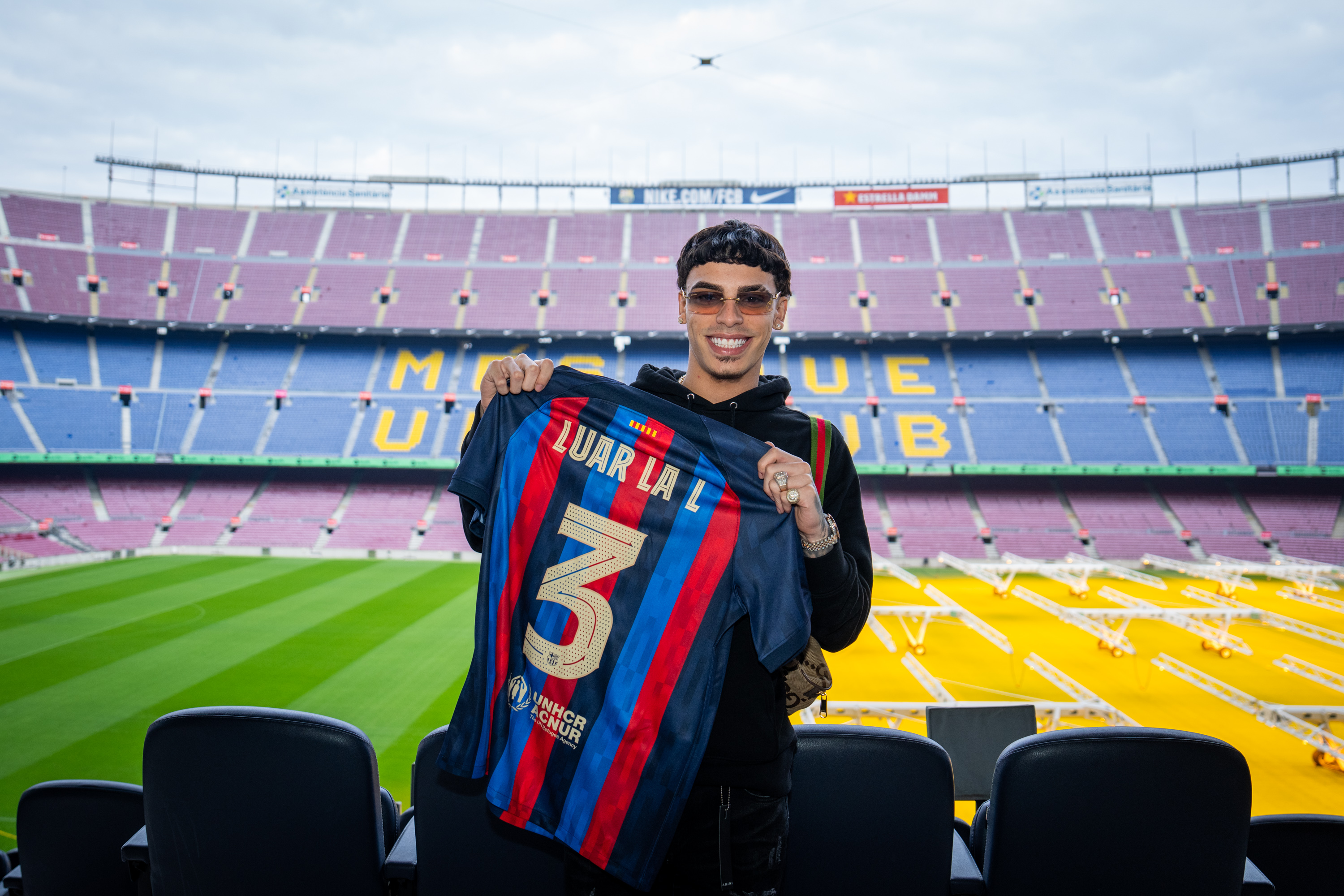 Visita de Luar La L al Spotify Camp Nou
