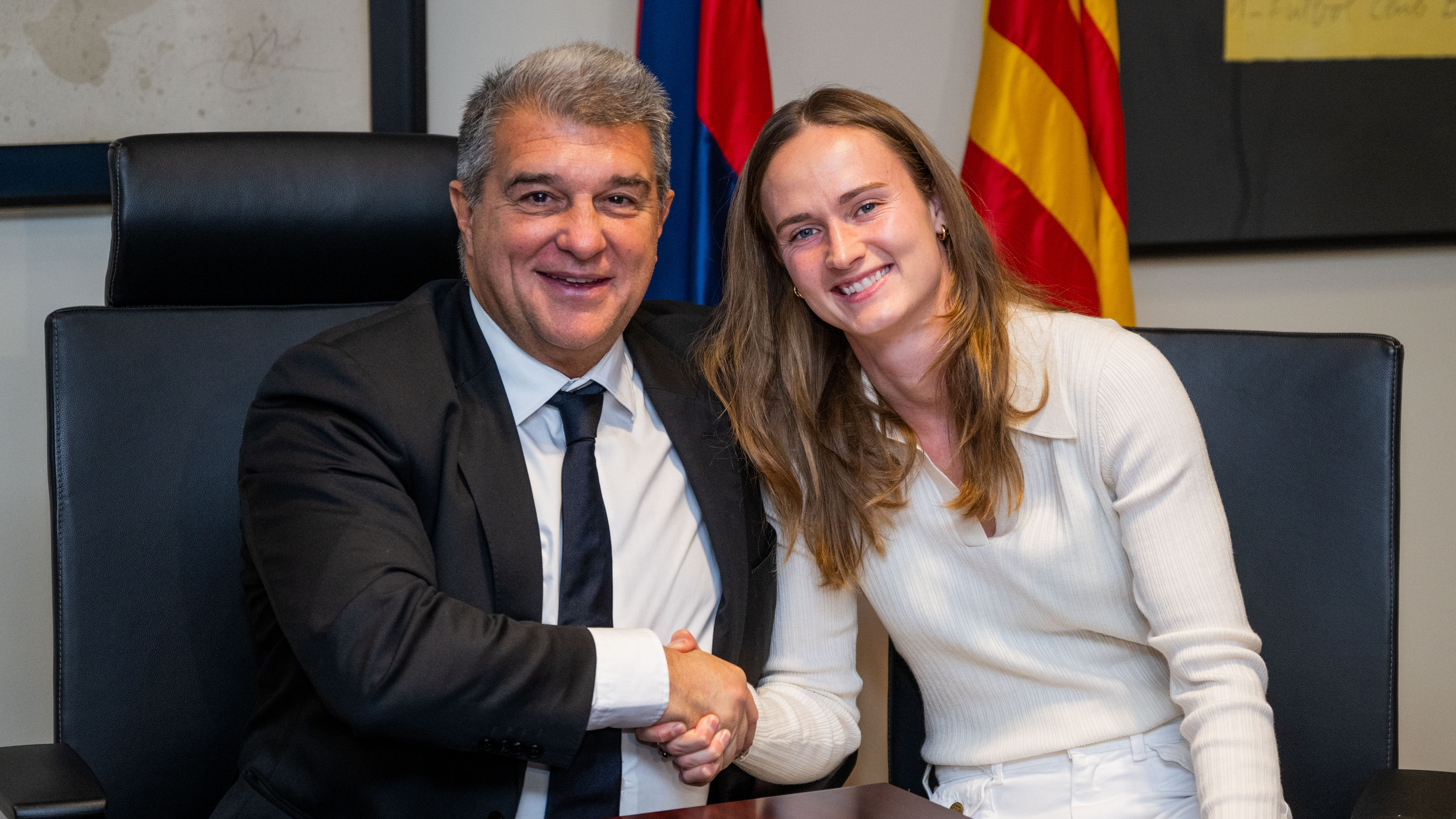 Caroline Graham Hansen staying until 2026