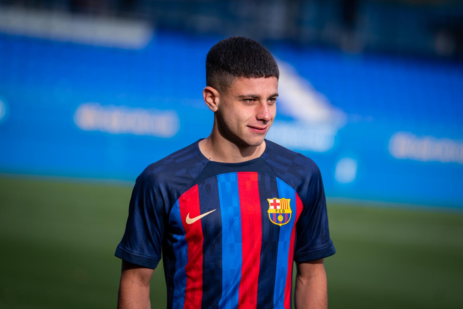 Presentación de Lucas Román como nuevo jugador del Barça Atlètic (18-01-23)