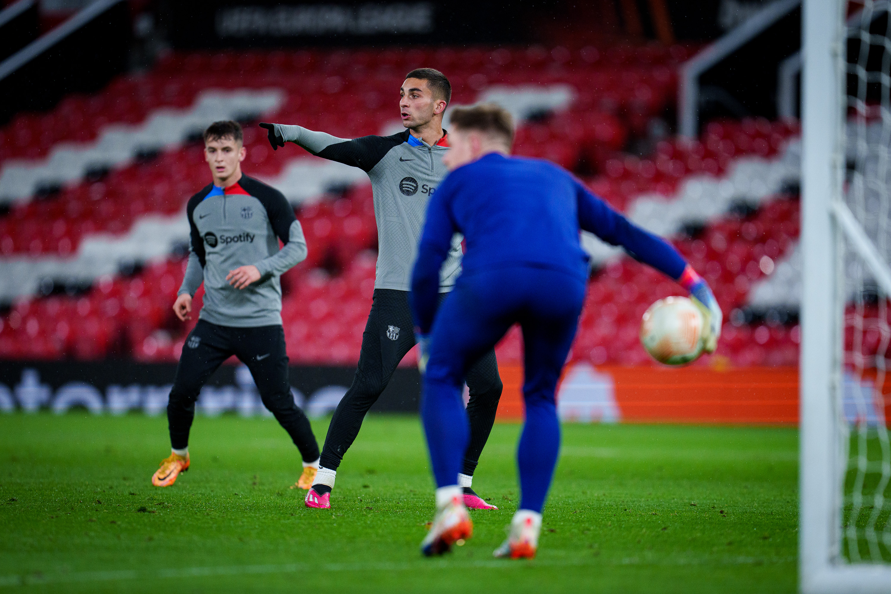 All the build up to FC Barcelona v Manchester United