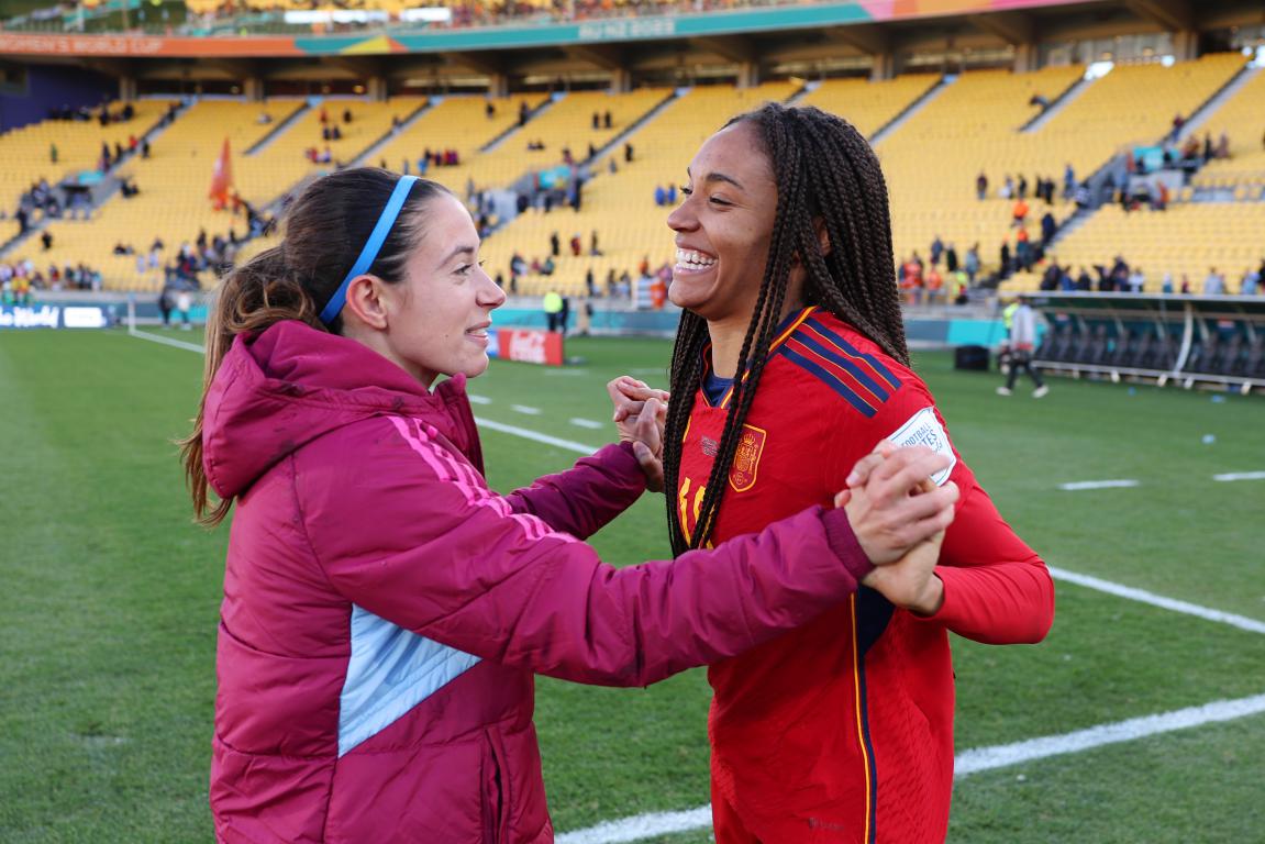 12 from FC Barcelona into World Cup semis