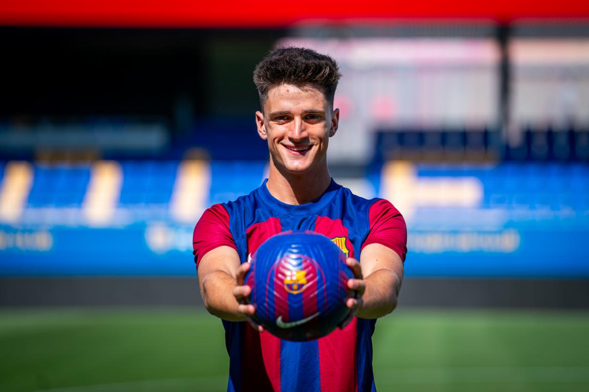 Presentación de Pau Víctor como nuevo jugador del Barça Atlètic