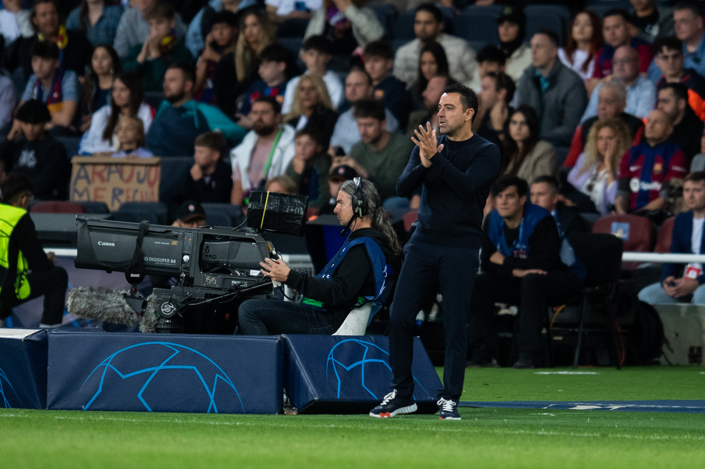 Xavi: "Son tres puntos que nos dan muchísimo en la Champions"