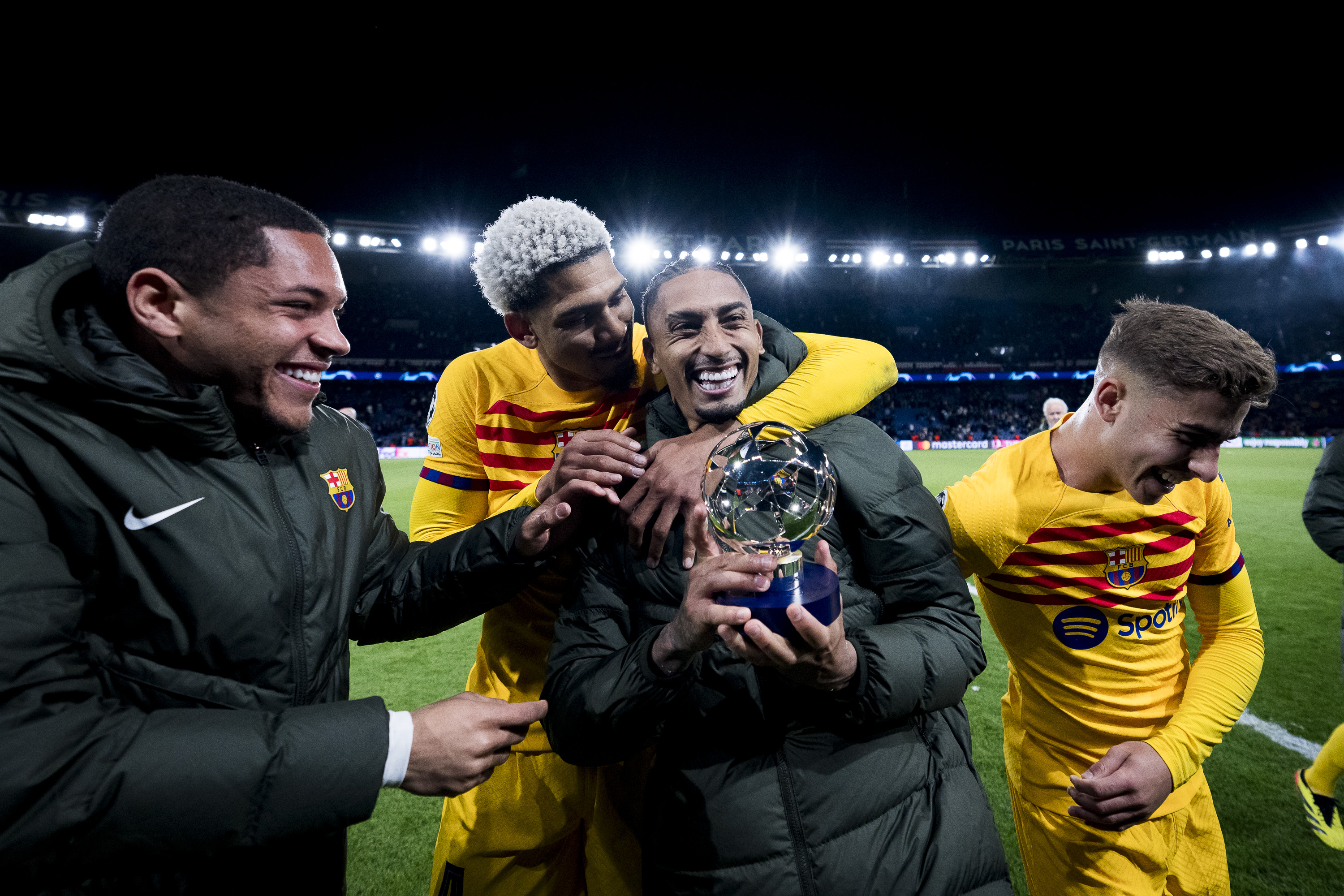 MVP Raphinha shines in Paris