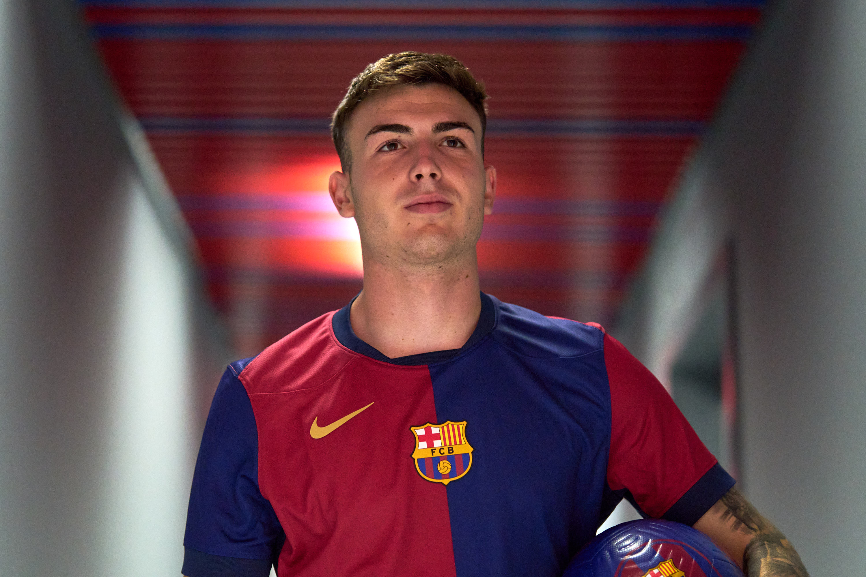 La presentación de Víctor Barberá con el Barça Atlètic (27-08-24)