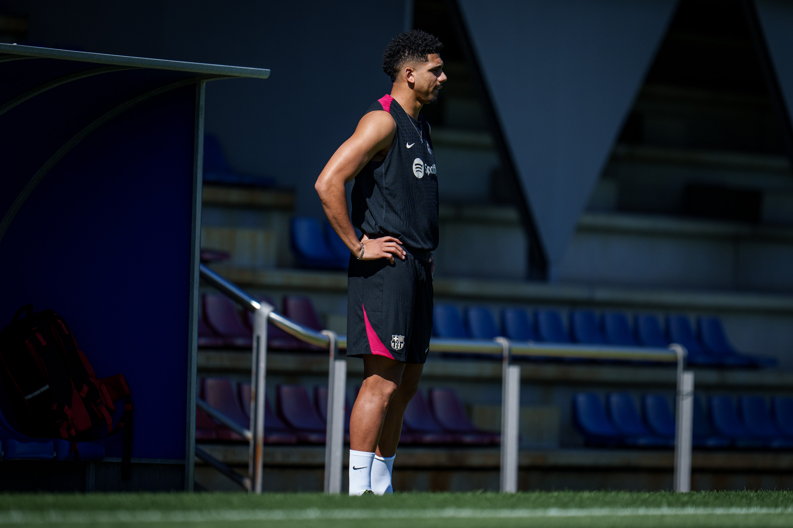 Ronald Araujo returns to the Ciutat Esportiva to continue his recovery