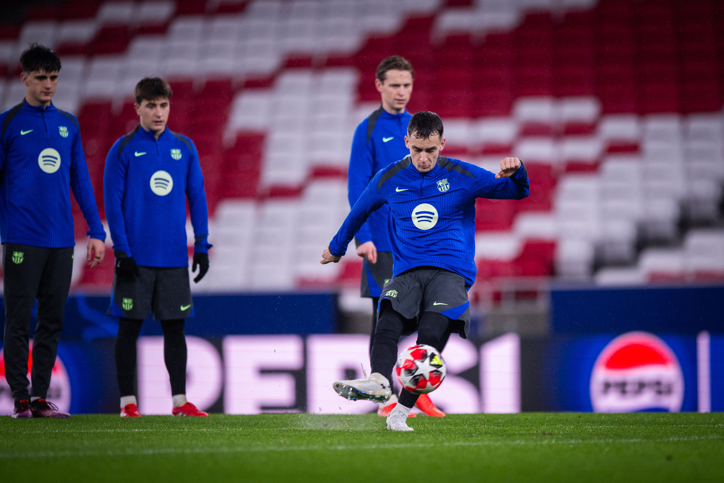 Estadio Da Luz hosts final training session