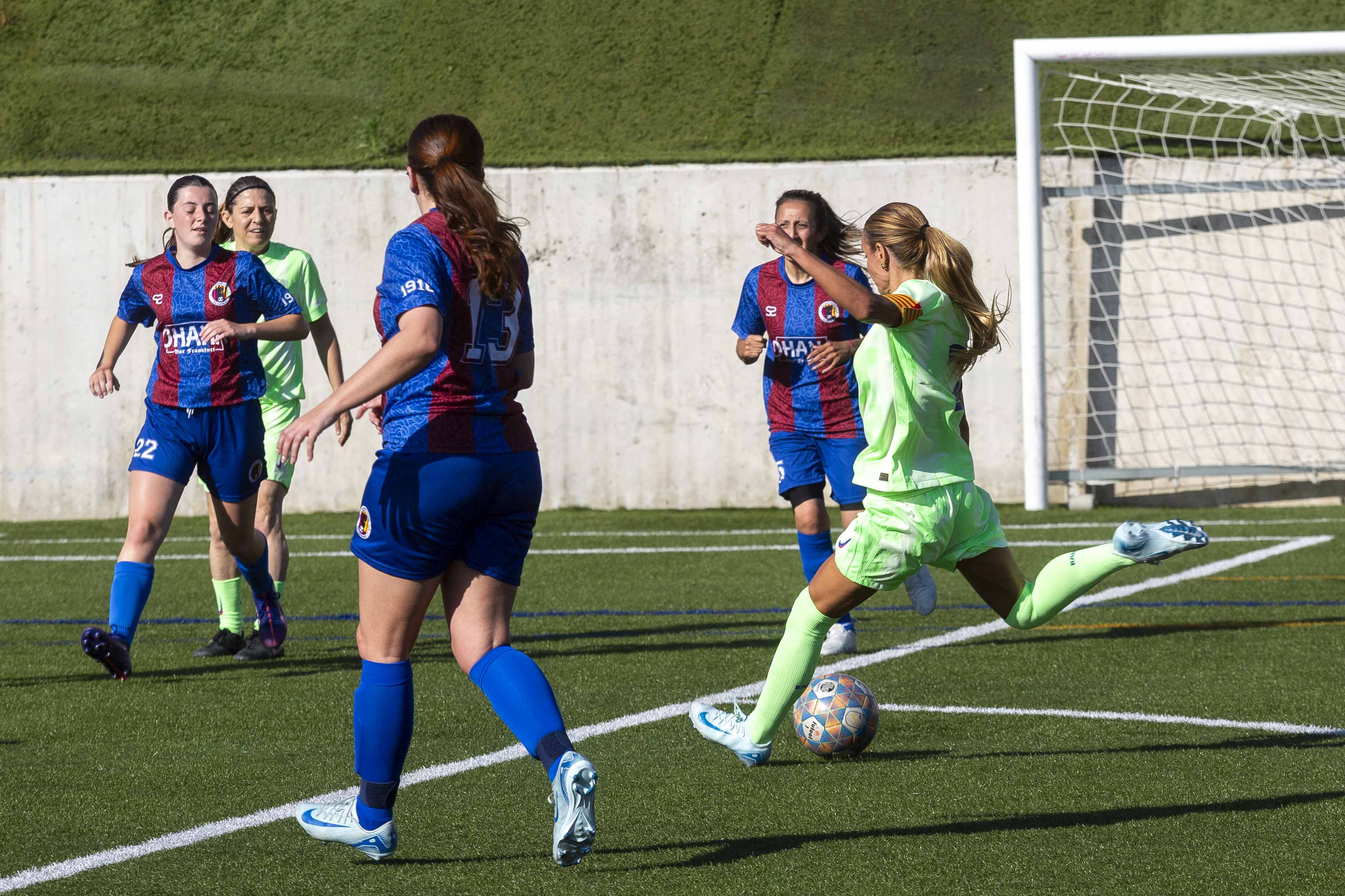 Amistós entre el Sant Vicenç de Castellet i l'AJ FCB Jugadors Femení