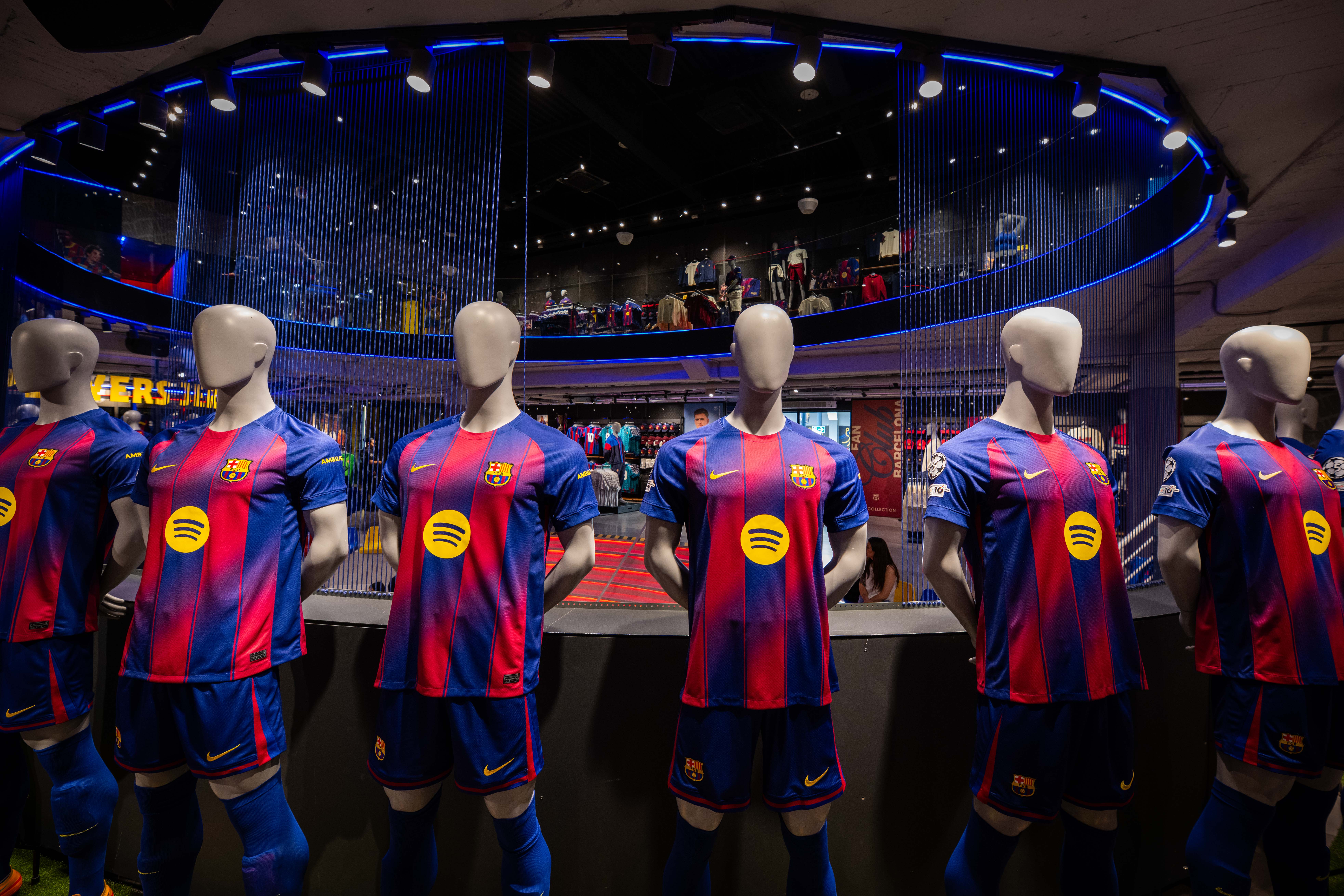 The new kit in the Barça Store
