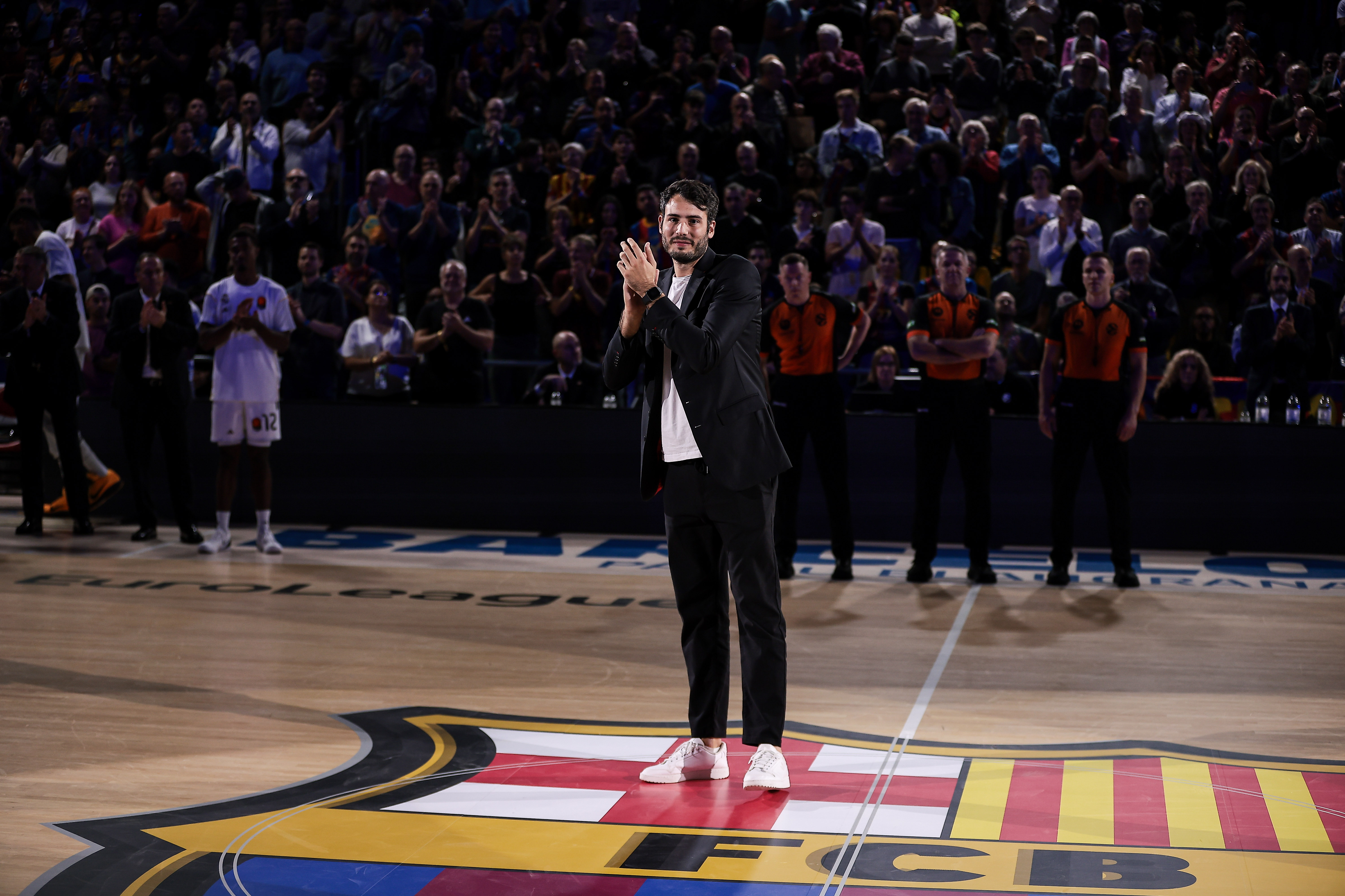 Deserved tribute to Álex Abrines