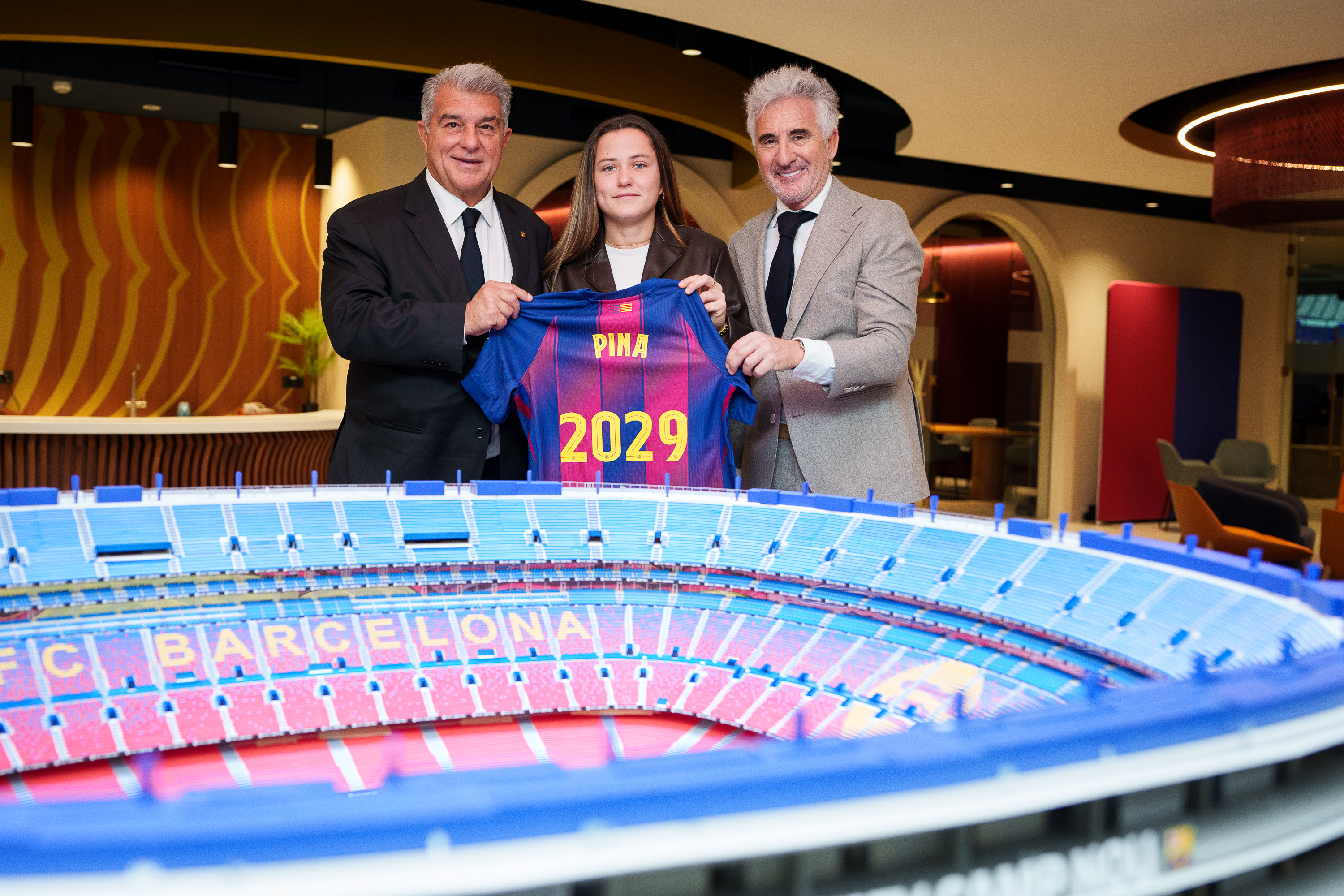 Claudia Pina extends contract with Barça until 2029