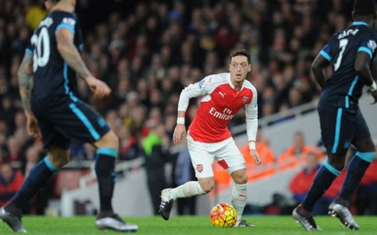 Rival watch: Arsenal stay in touch at top of Premier League with win ...