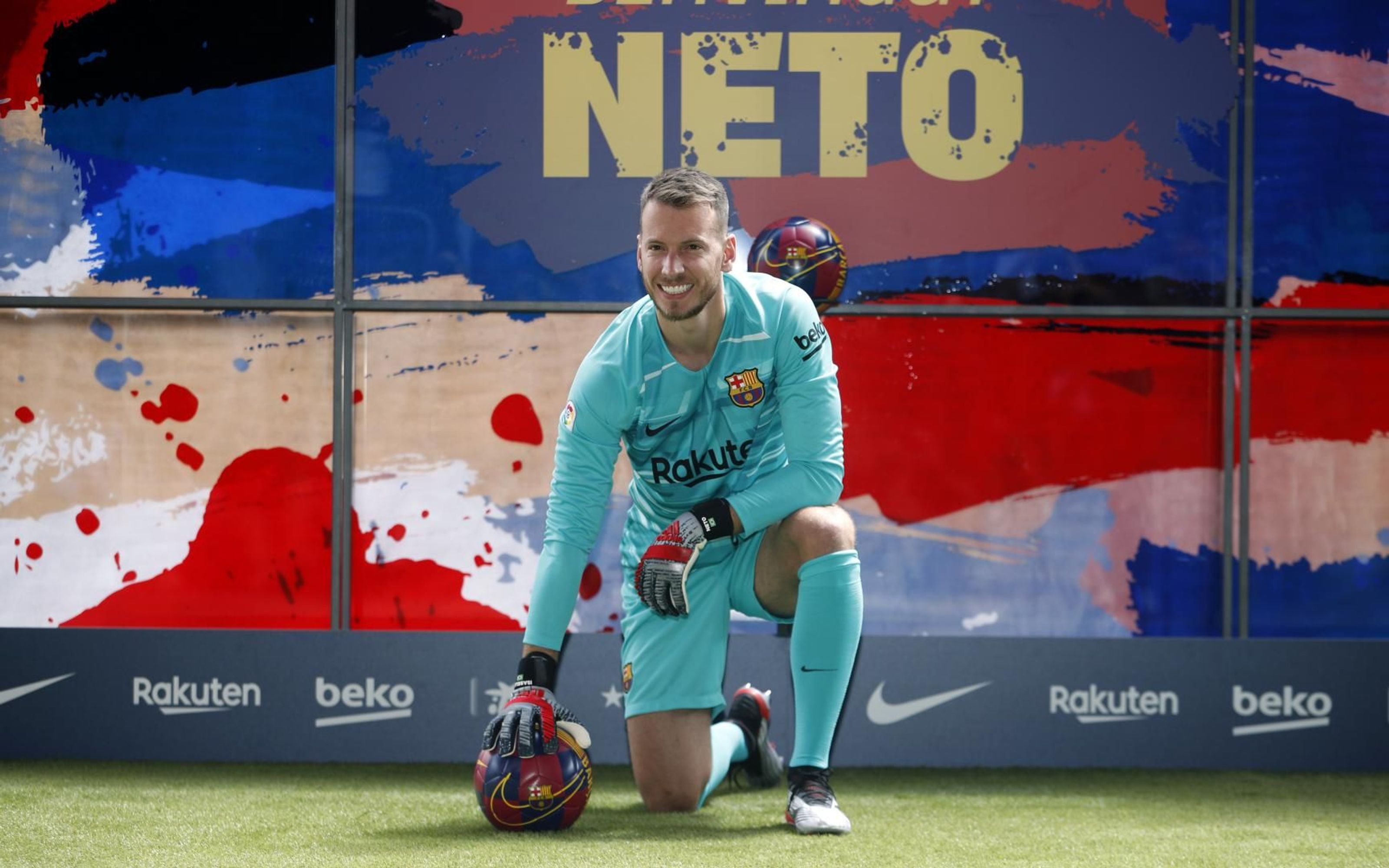 Neto's first morning with Barça