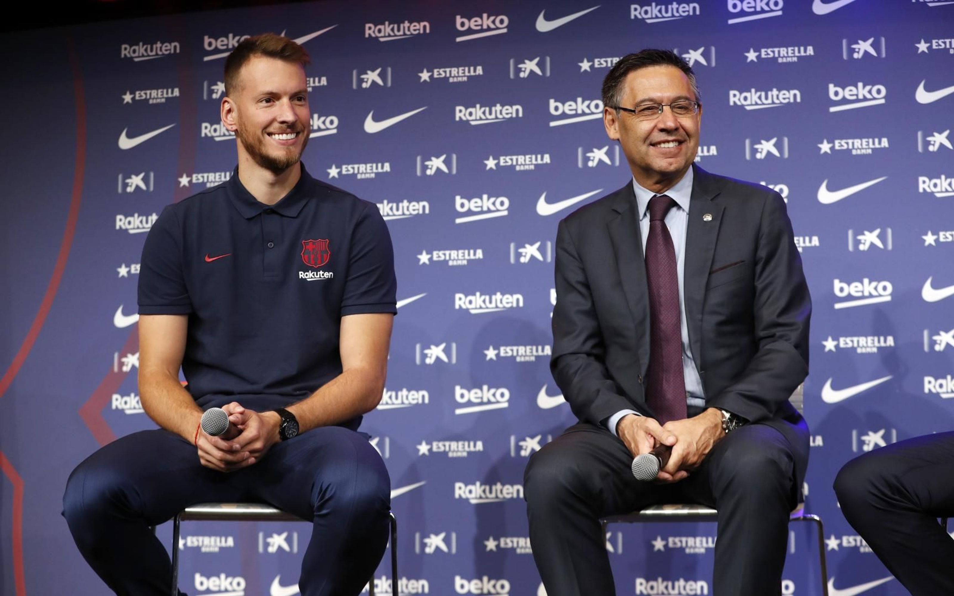 Neto's first morning with Barça
