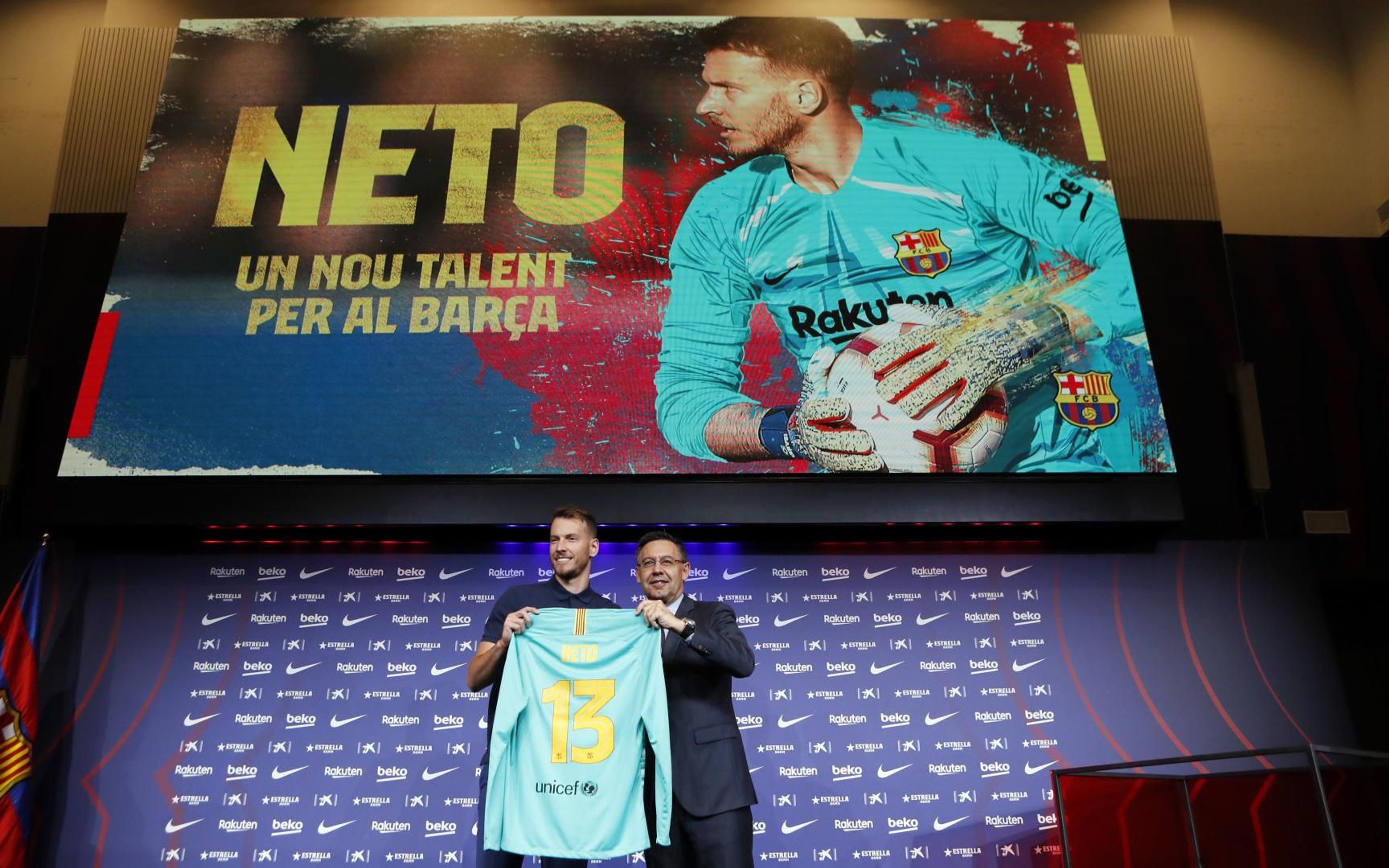 Neto's first morning with Barça