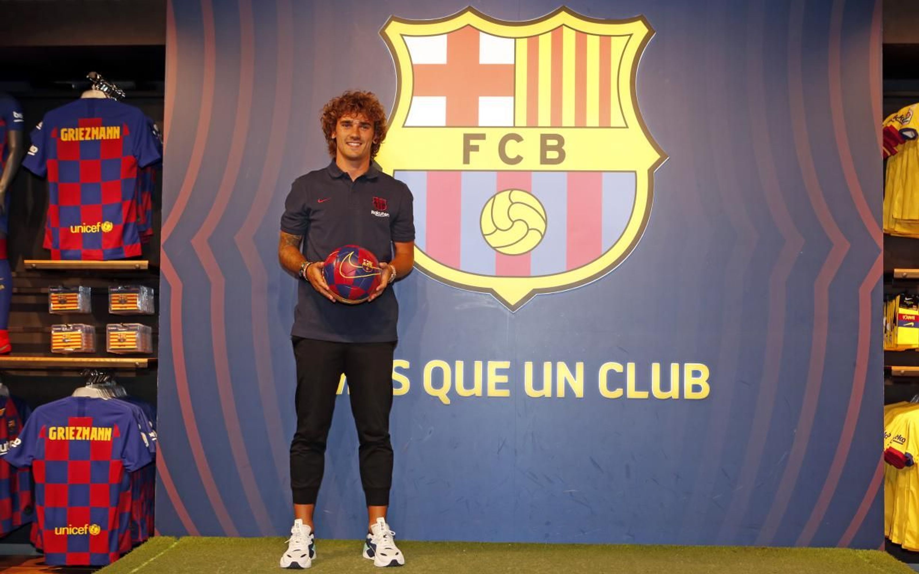 In pictures: Griezmann's first day in Barcelona