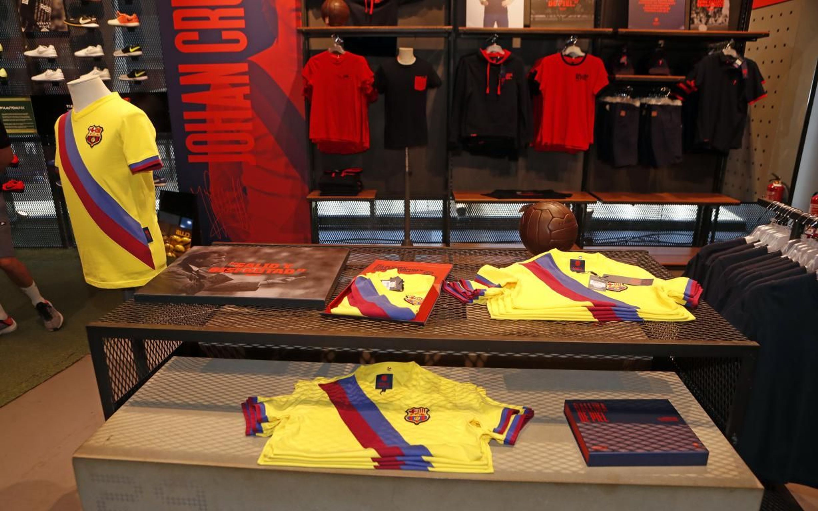 Johan Cruyff clothes collection at the Barça Store