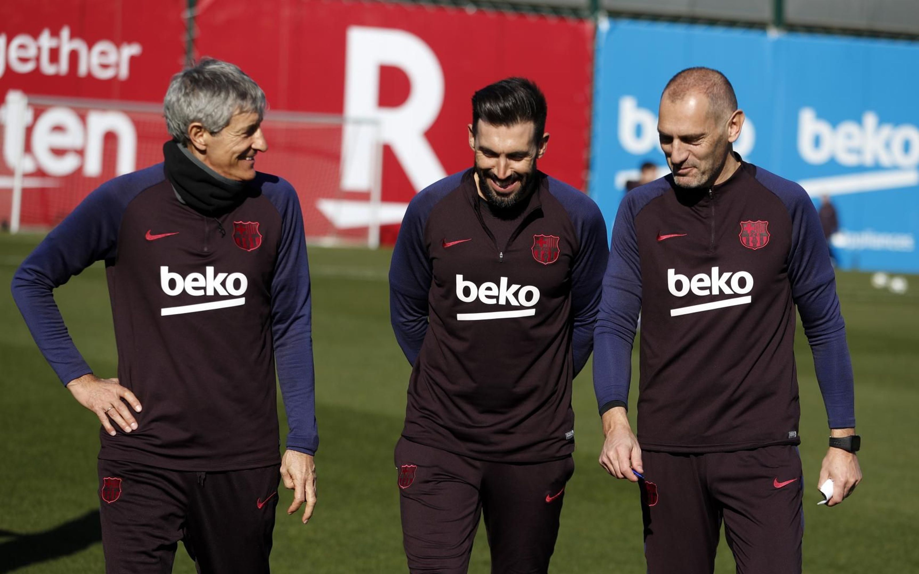 The best pictures from Setién's first few months at Barça