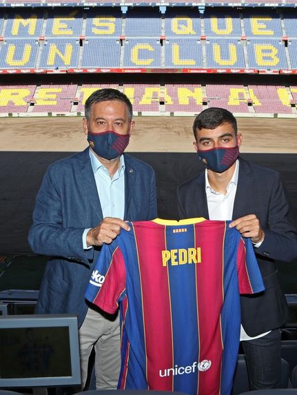 La presentación de Pedri, en imágenes