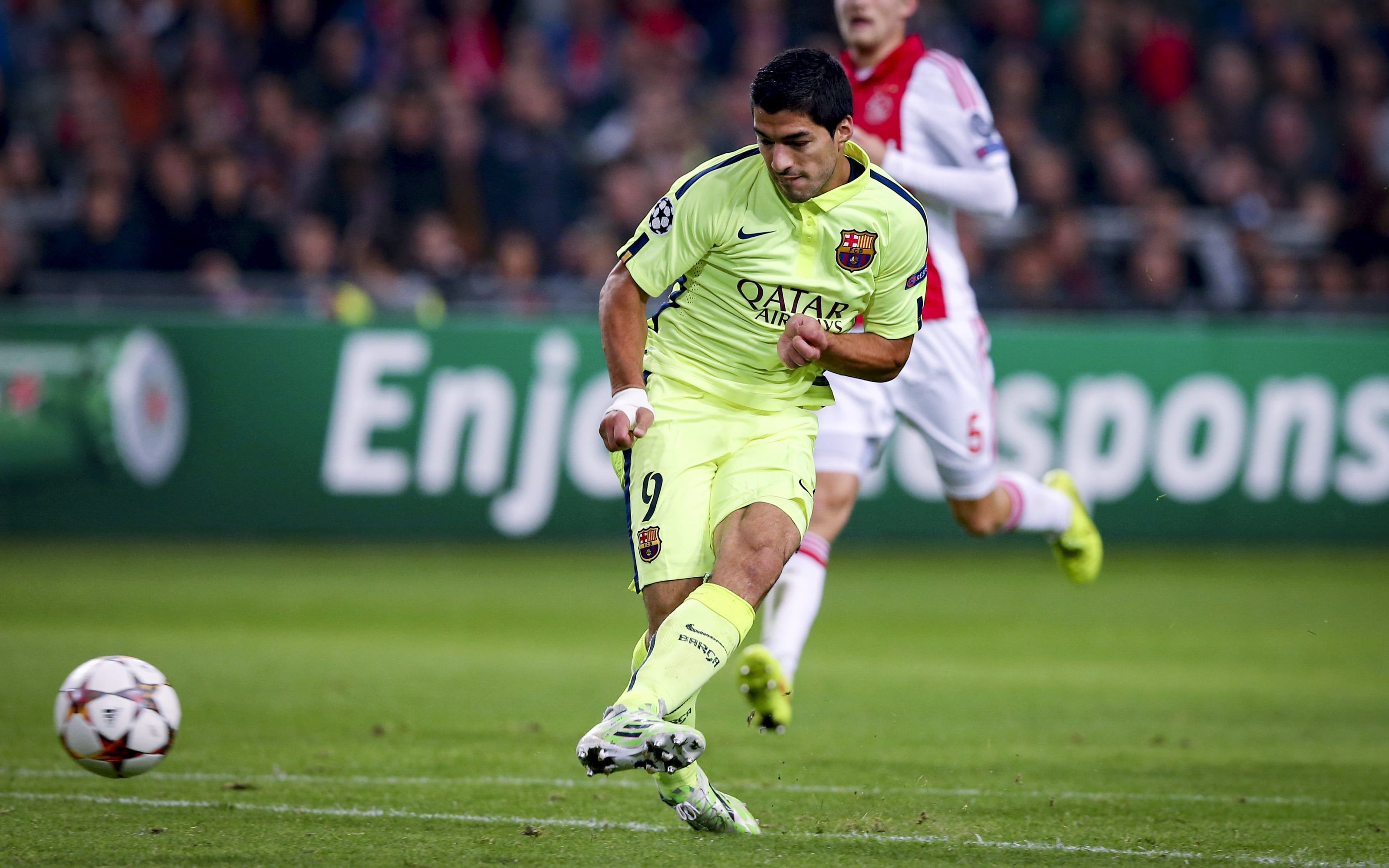 Luis Suárez at Barça, in photos