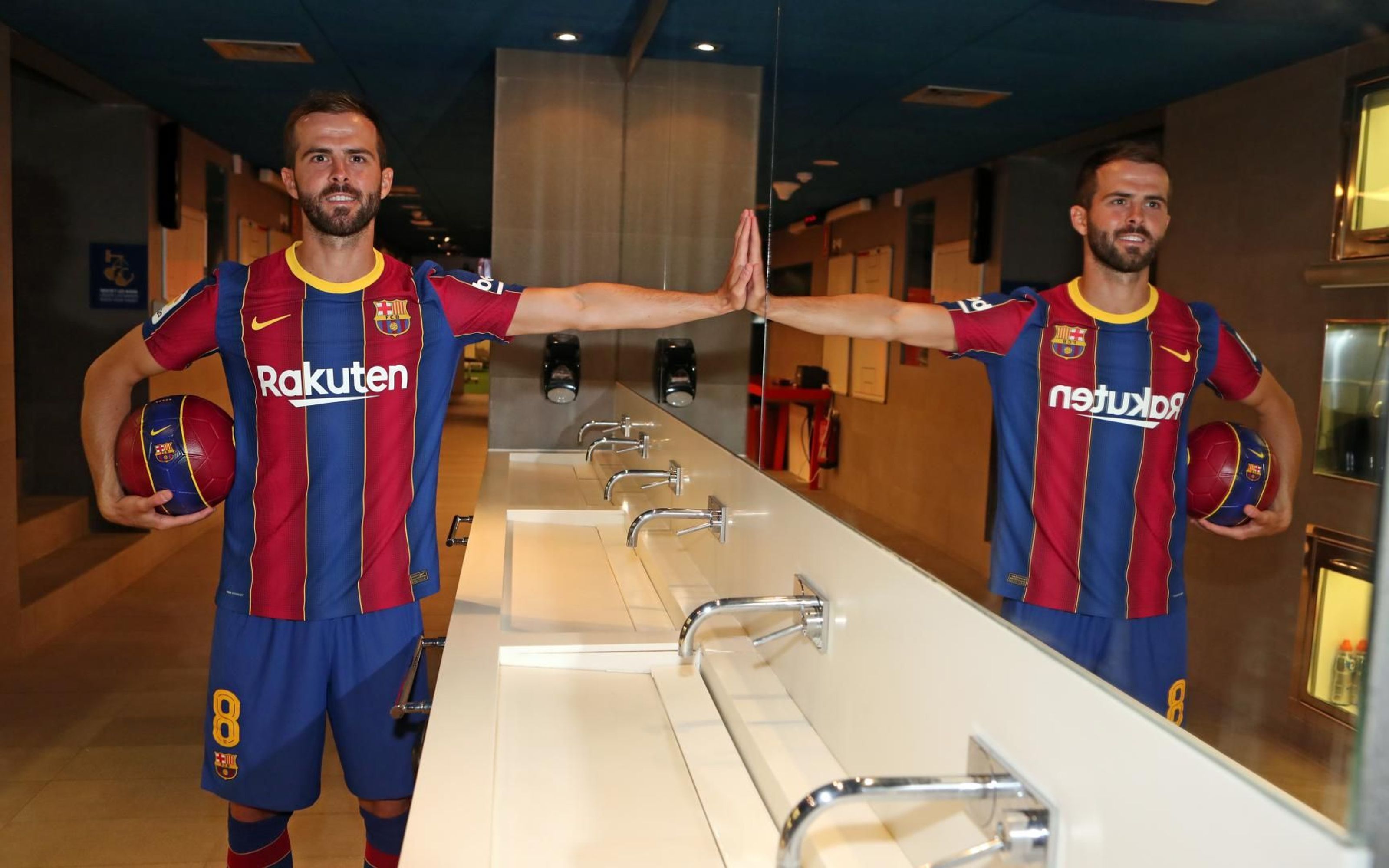 La présentation de Pjanic, en photos