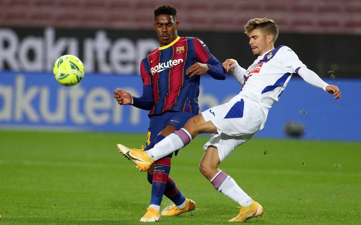 صور مباراة : برشلونة - إيبار 1-1 ( 29-12-2020 )