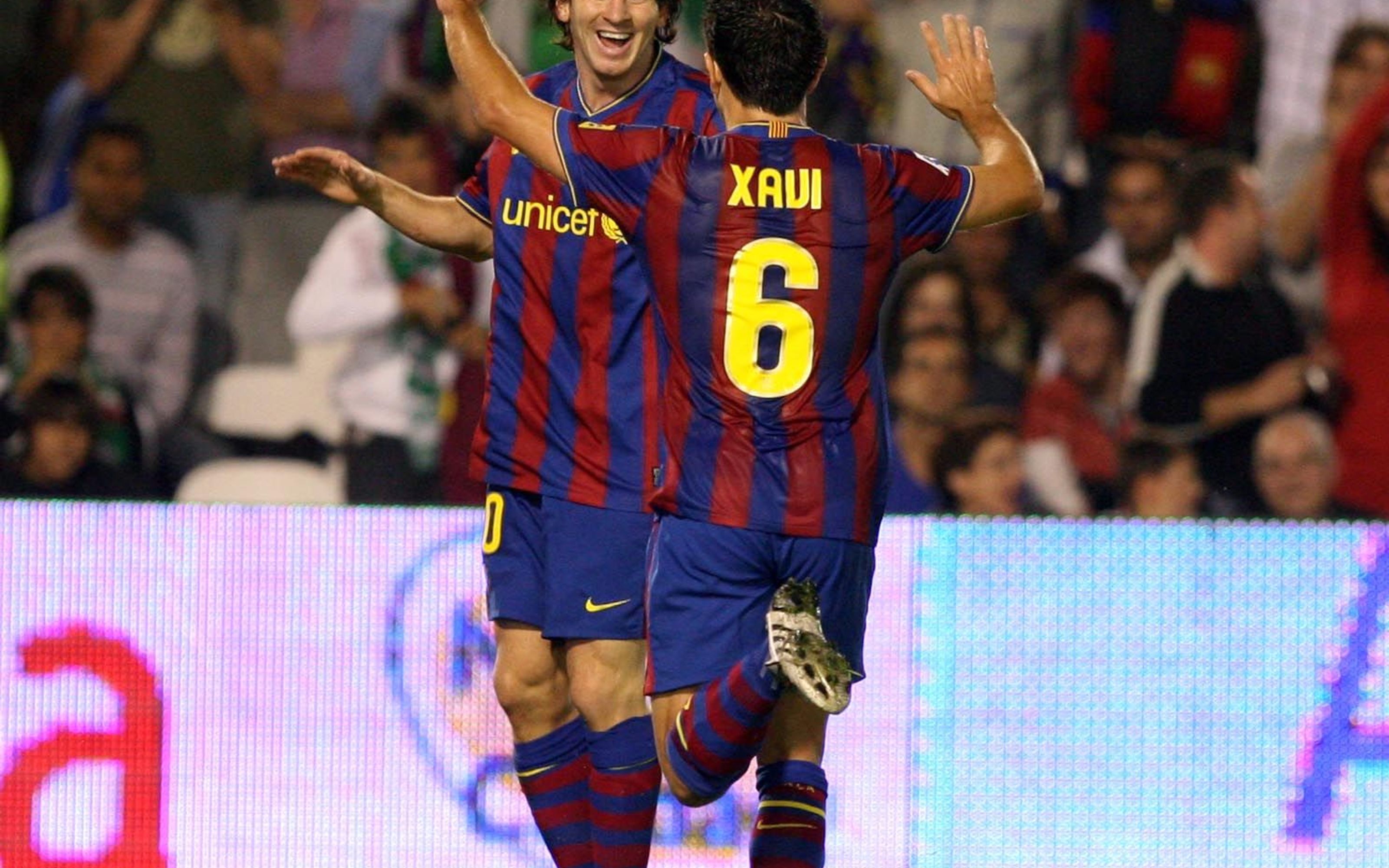 Xavi and Messi, the two players with the most games in Barça's history