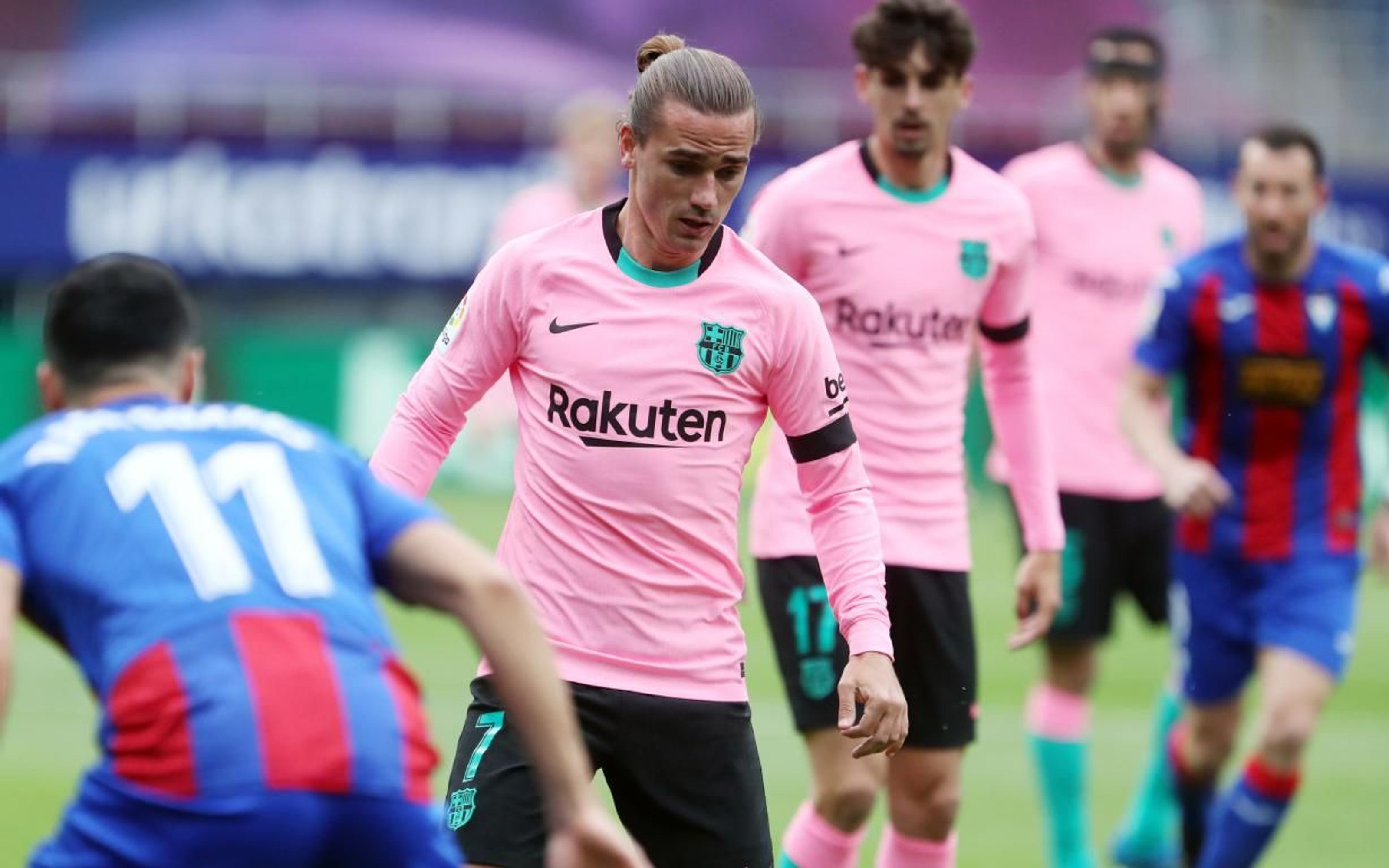 The best photos from the win at Eibar
