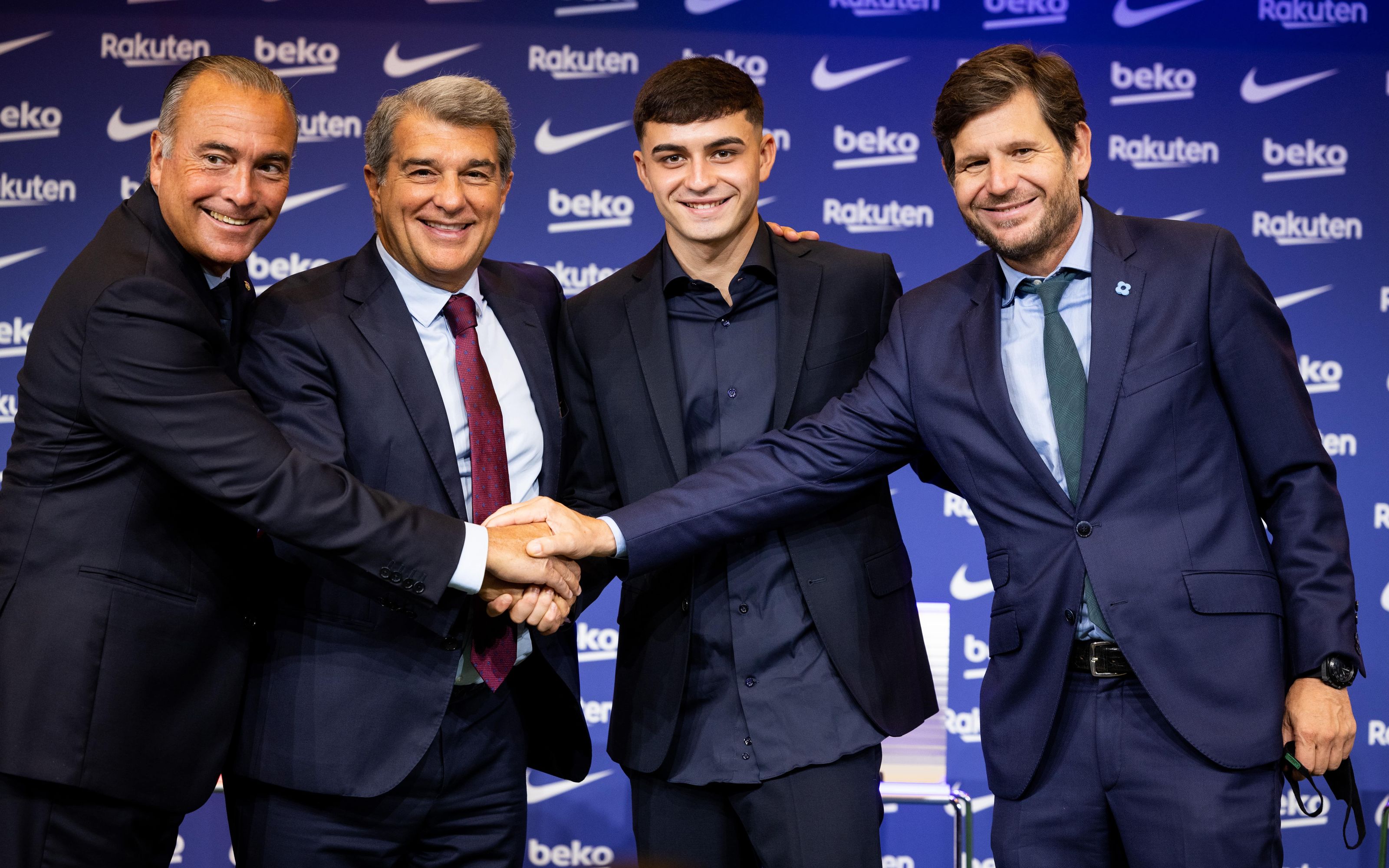 Pedri signs new contract