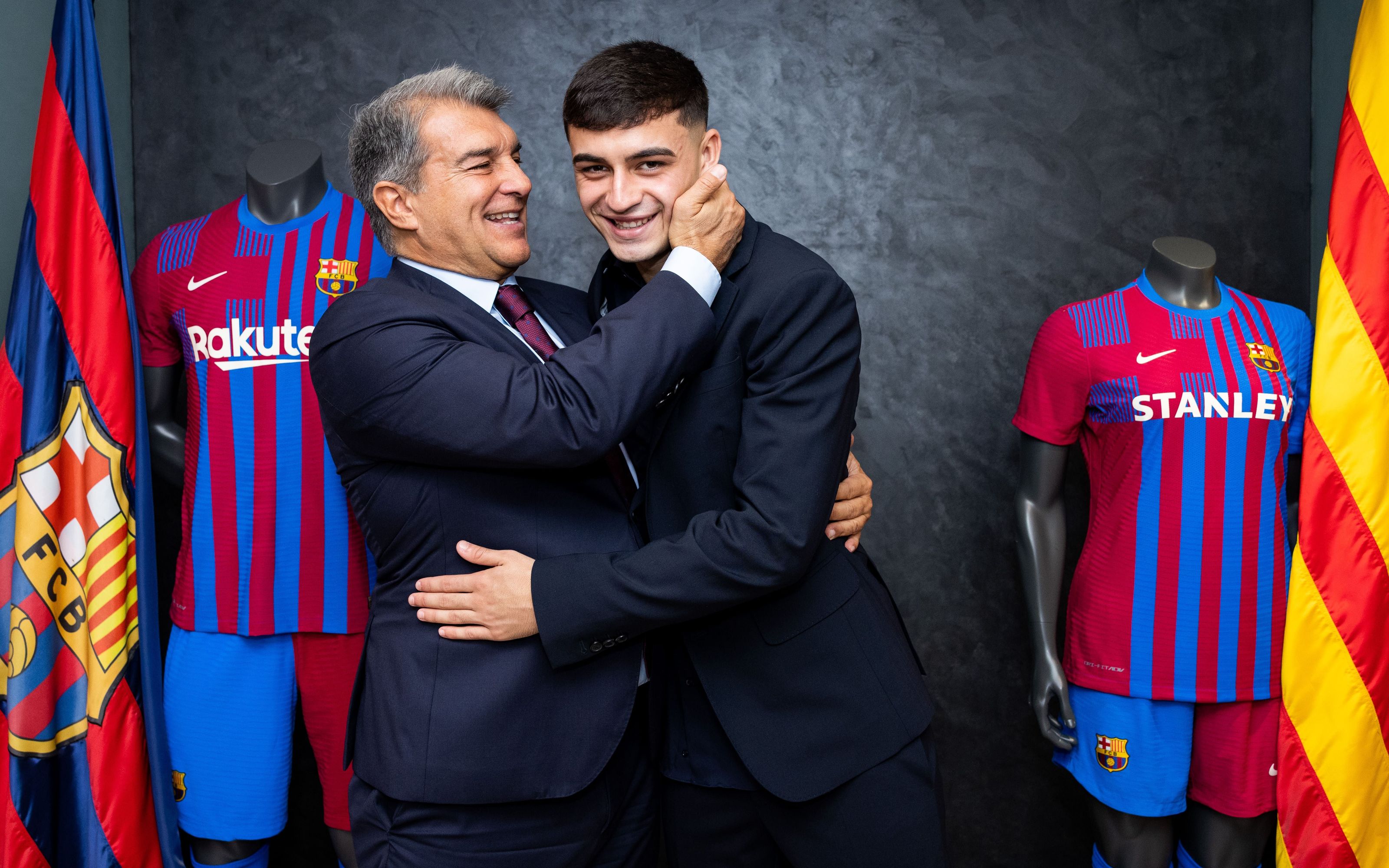 Pedri signs new contract