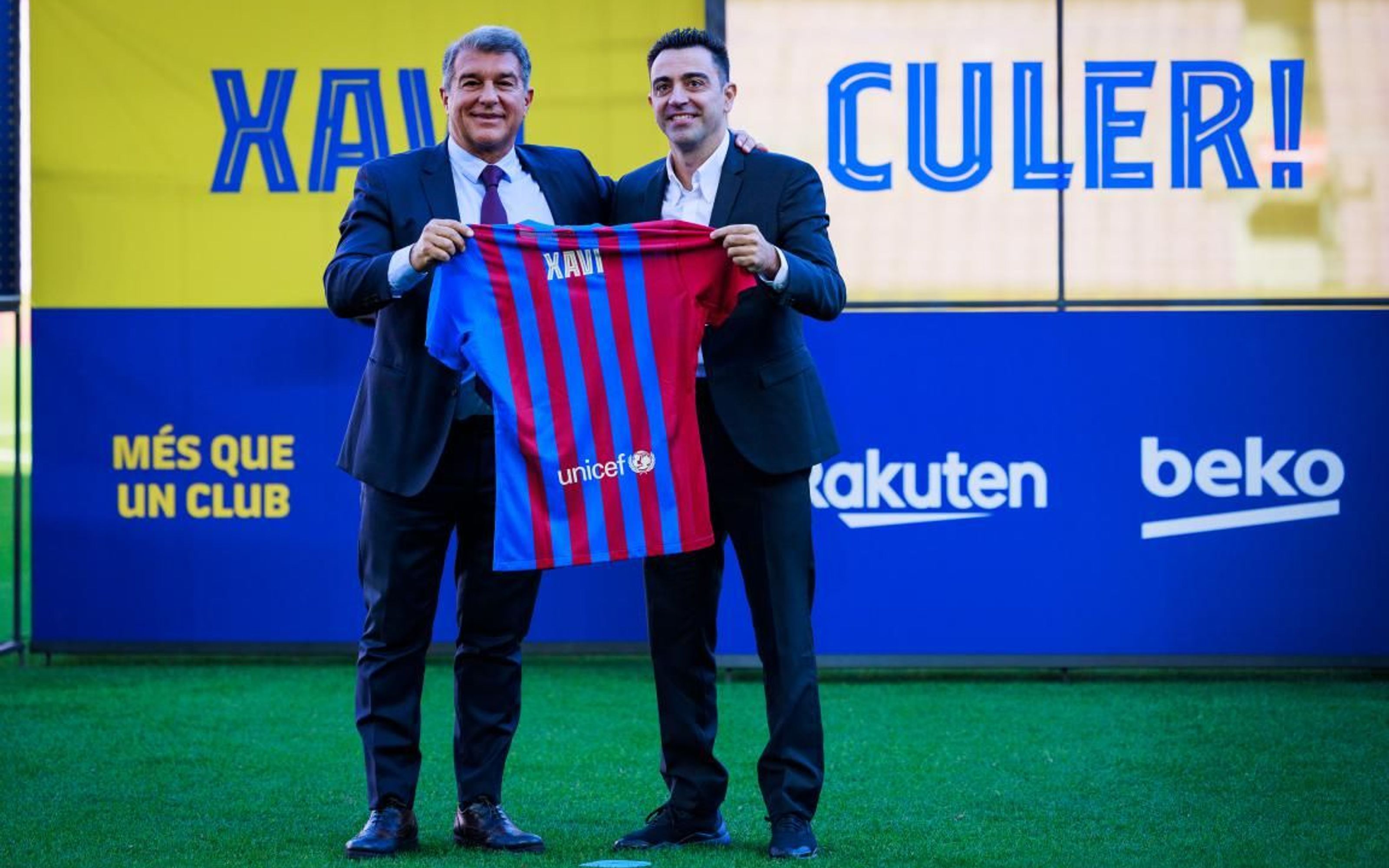 La presentación de Xavi, en imágenes