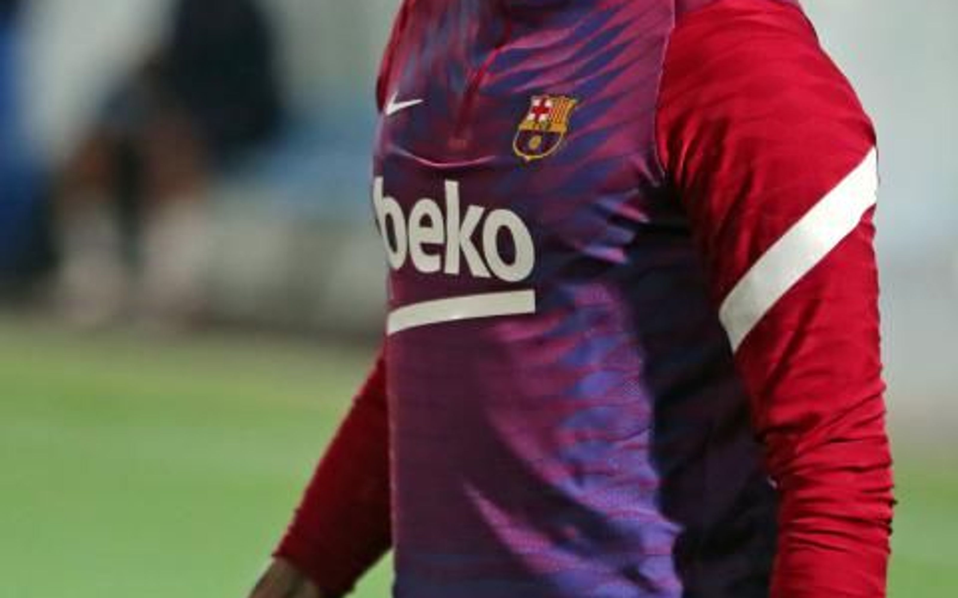 El primer entrenament d'Alves, en imatges