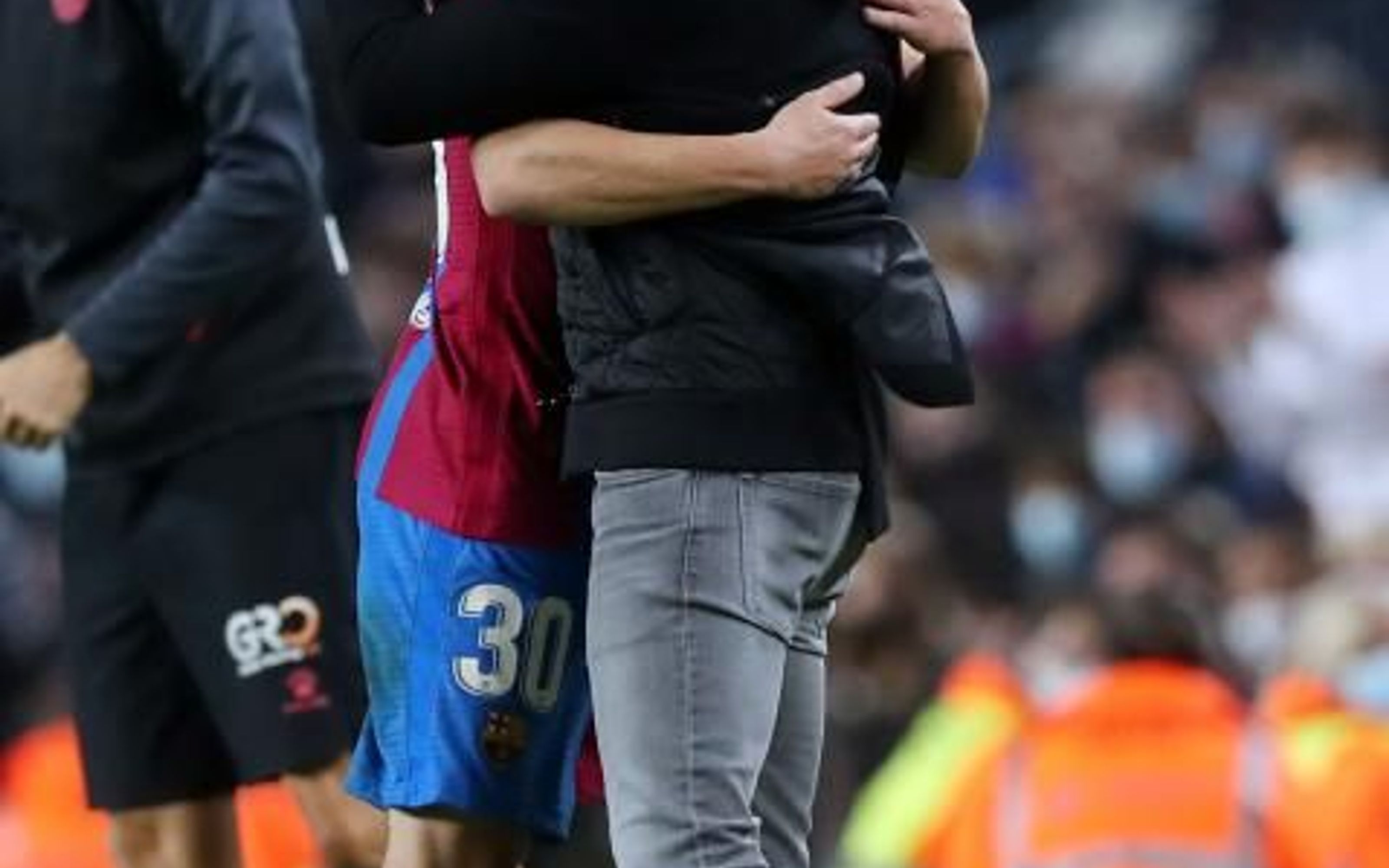 The other side of Xavi's debut