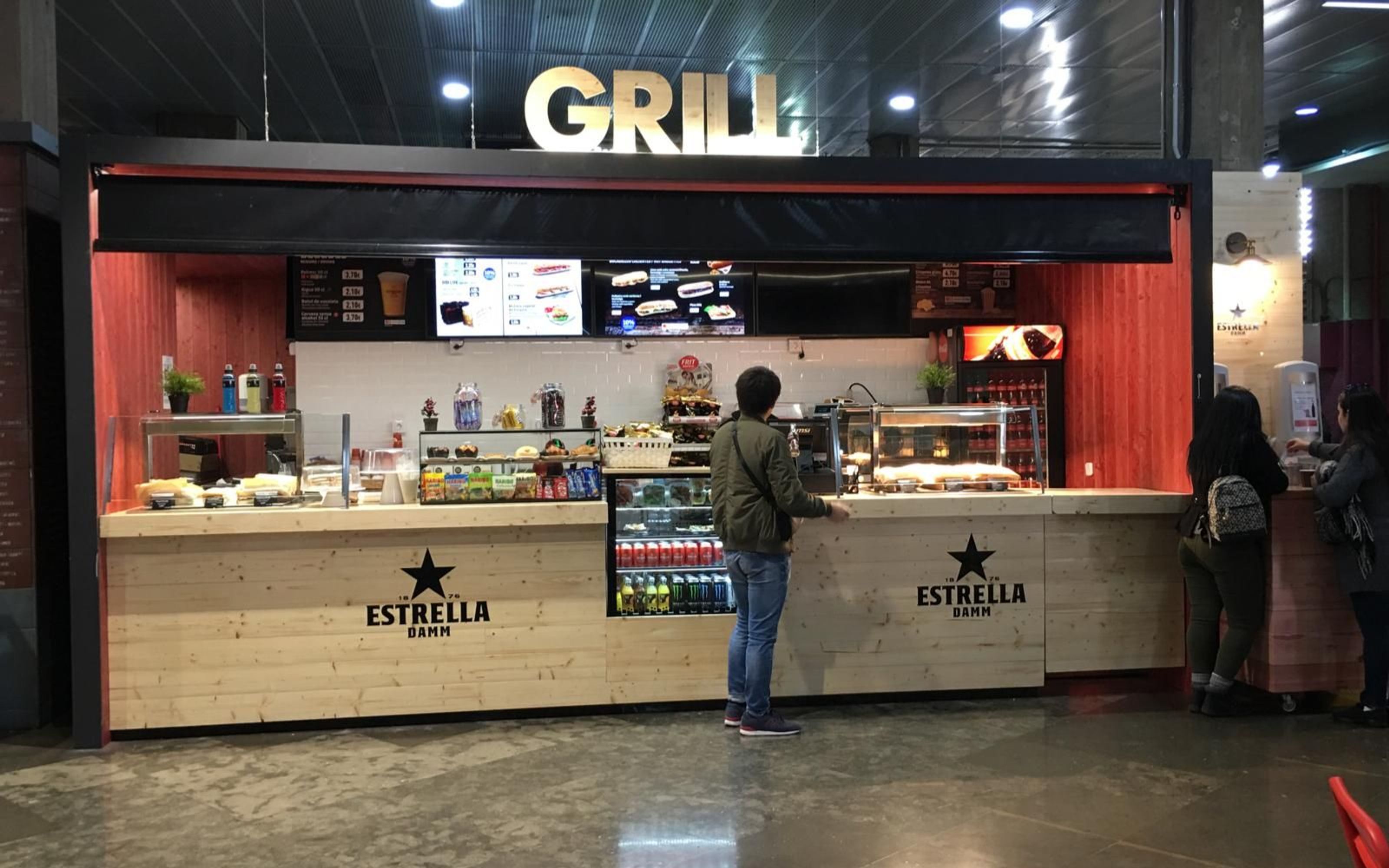 Gallery Bar In Tour Bar