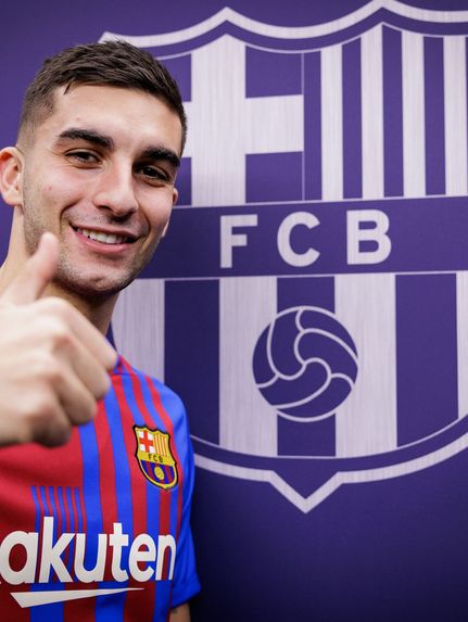 Ferran Torres' first day at Camp Nou as a culer