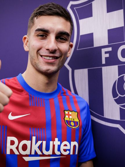 Ferran Torres' first day at Camp Nou as a culer