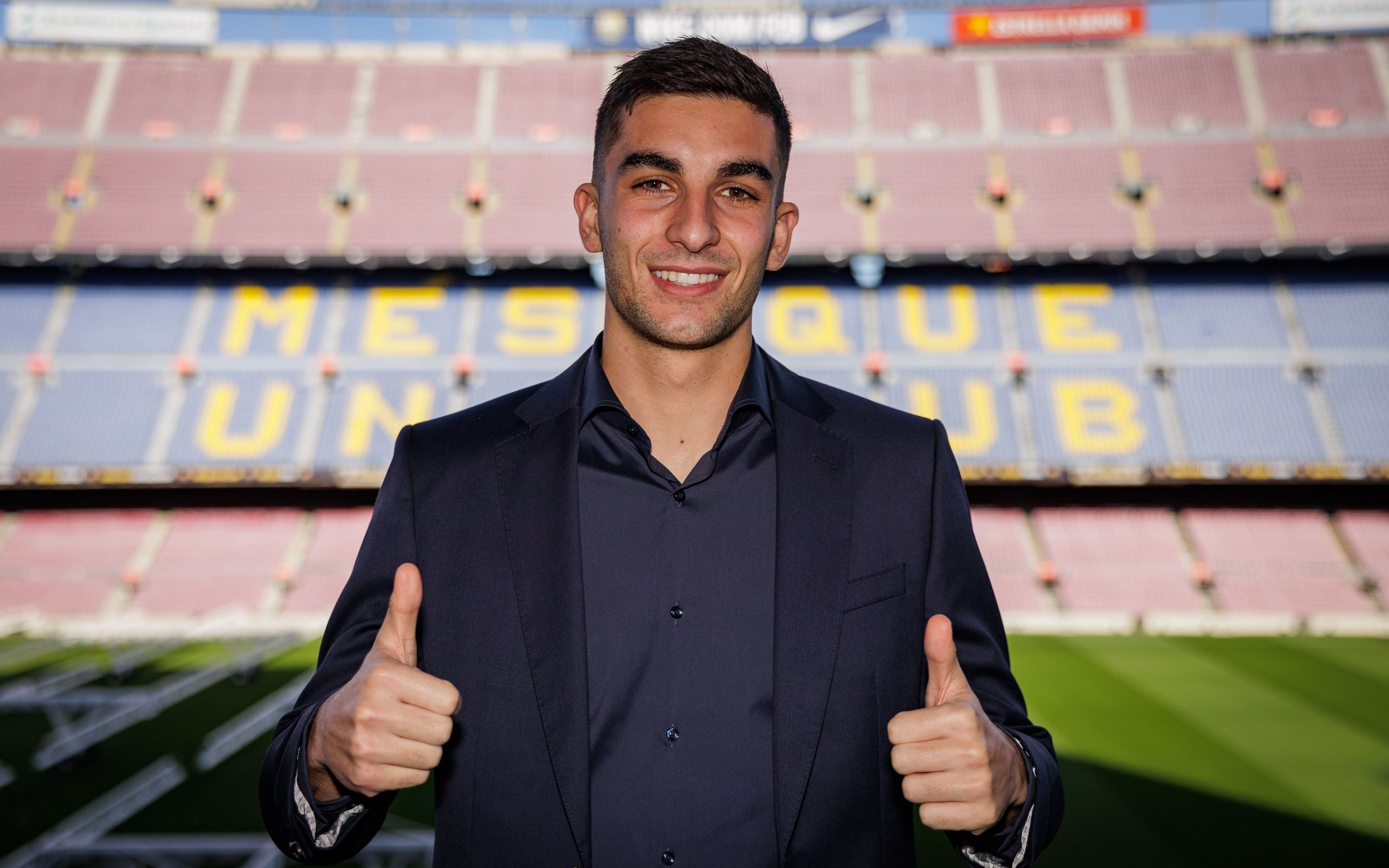 Primer dia de Ferran Torres al Camp Nou com a culer