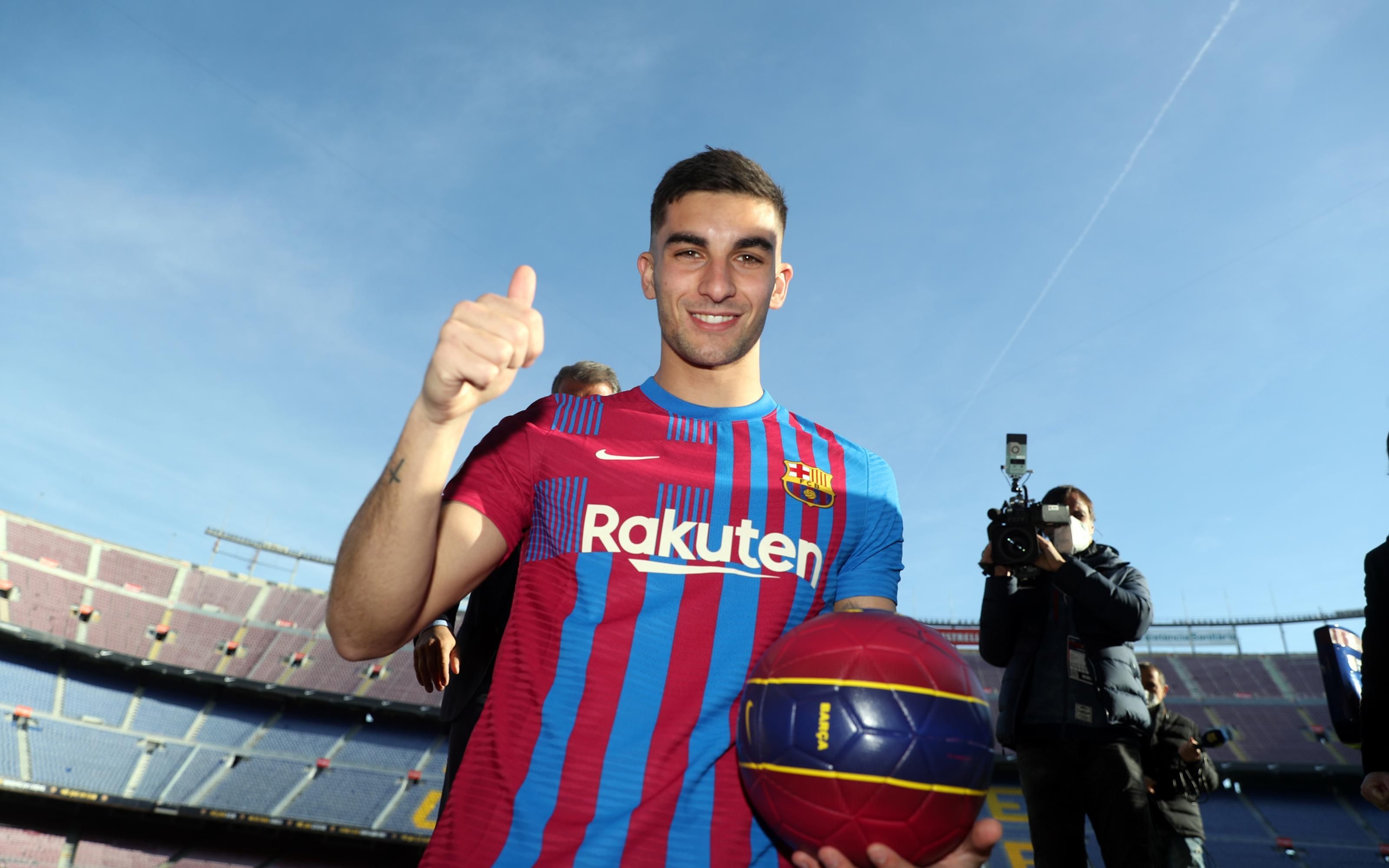 La presentation de Ferran Torres, en images