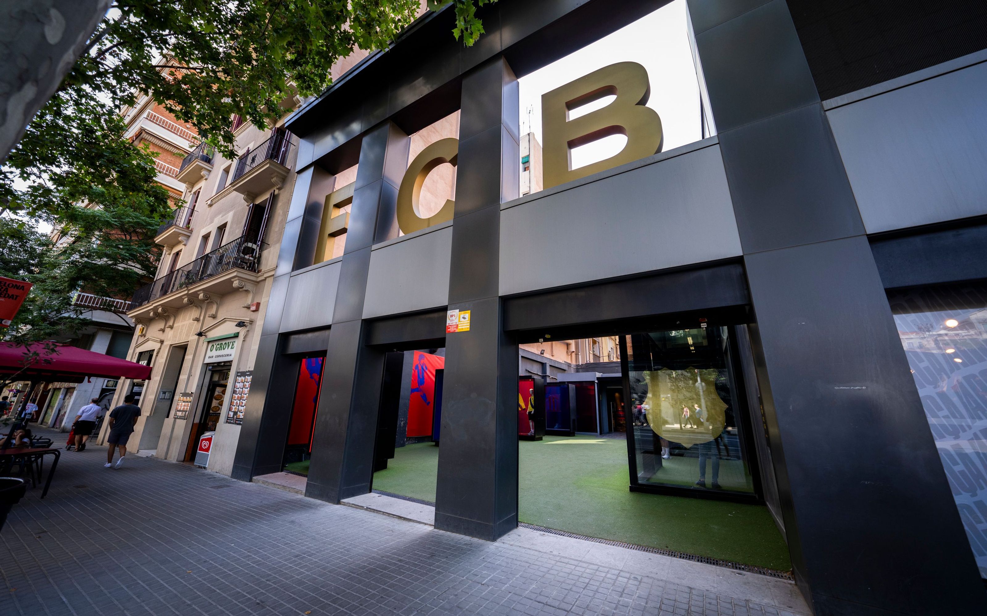 Seventh official Barça Store opens opposite Sagrada Família