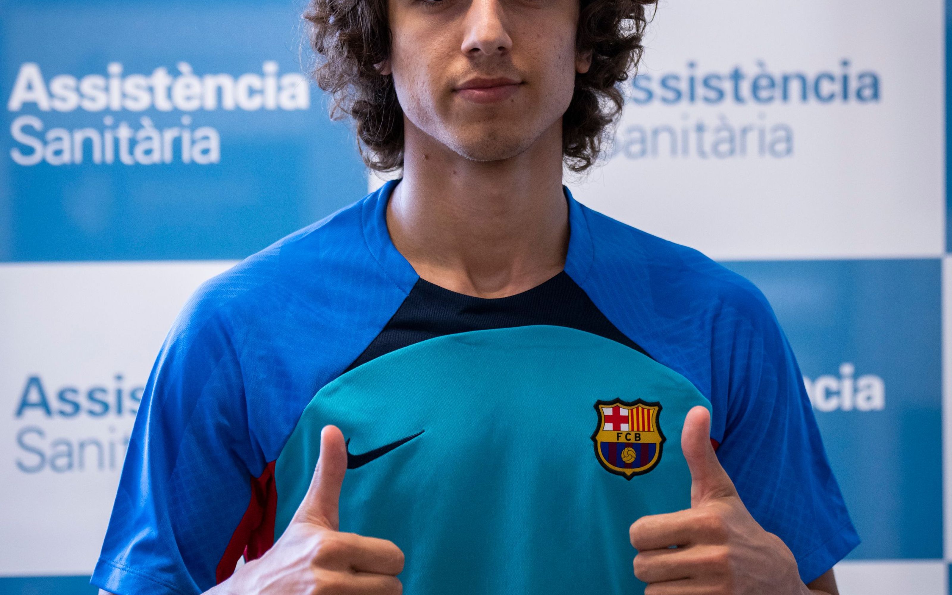 Emre Demir ya viste de blaugrana (14-07-22)