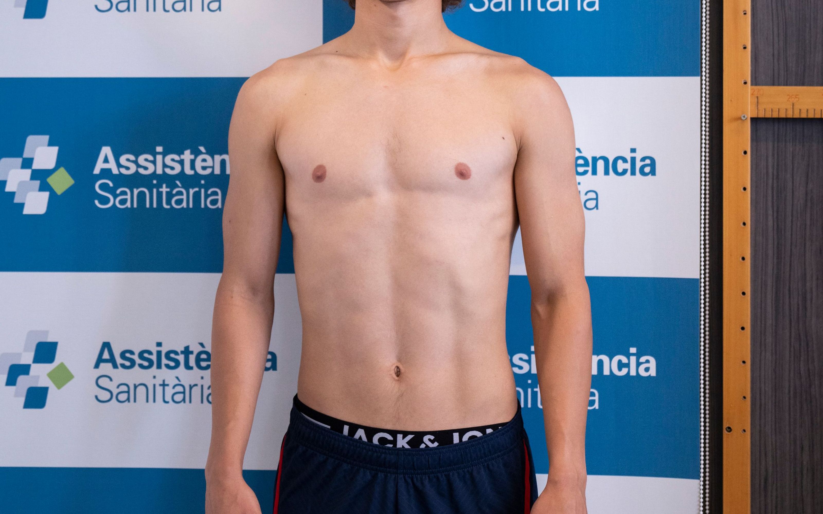 Emre Demir ya viste de blaugrana (14-07-22)