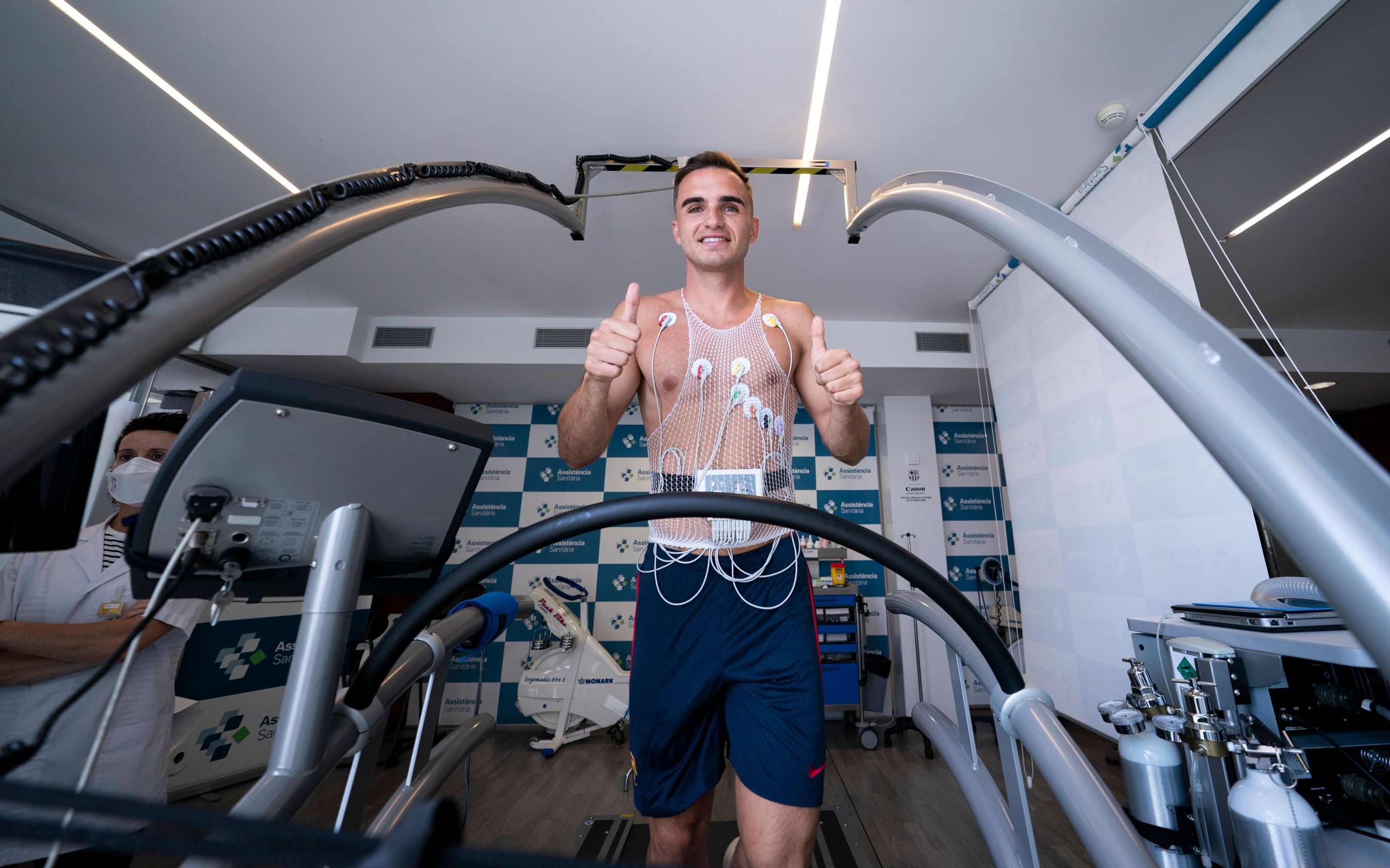 La presentación de Àlex Carbonell como jugador del Barça Atlètic