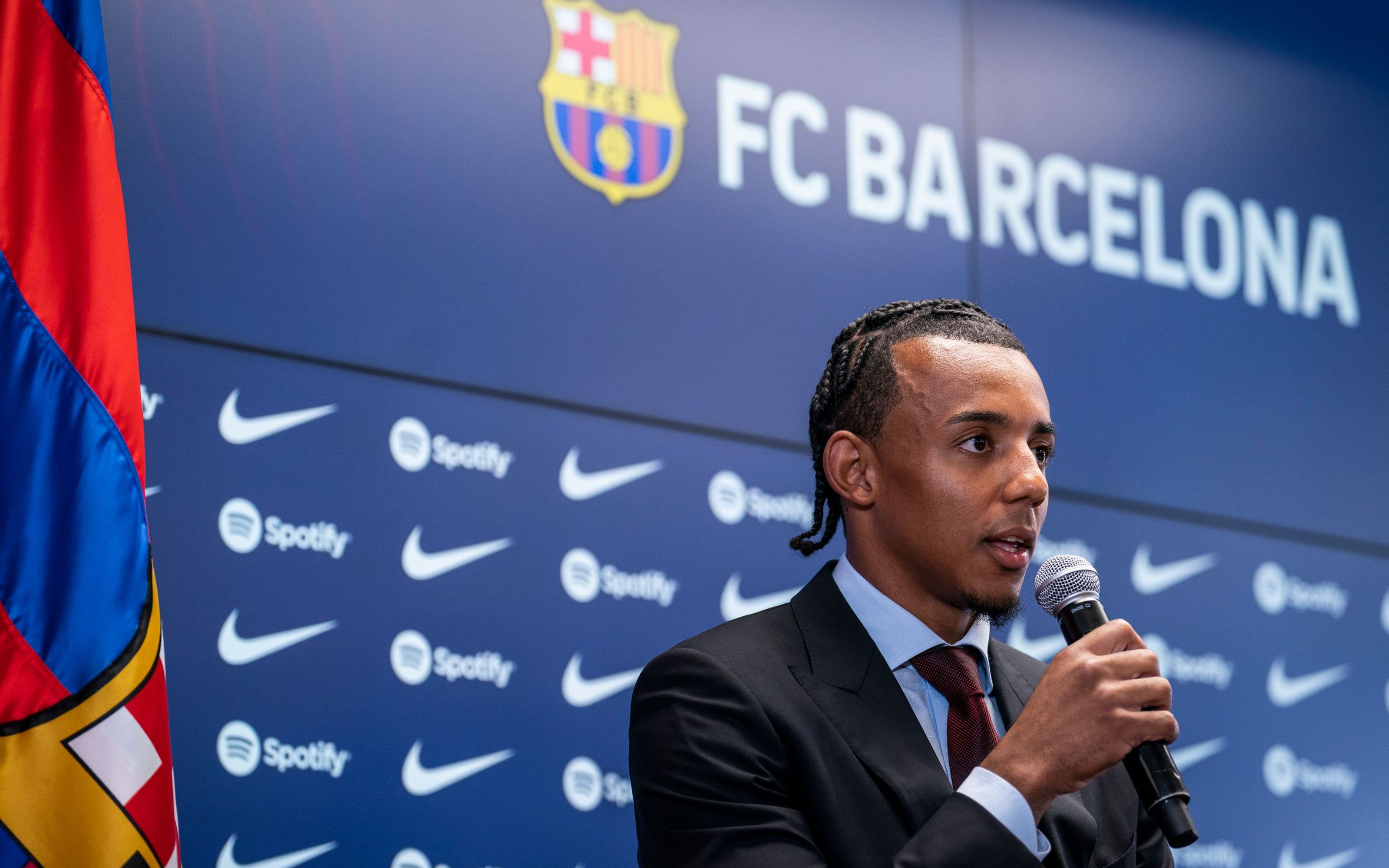 Jules Kounde presentation in photos